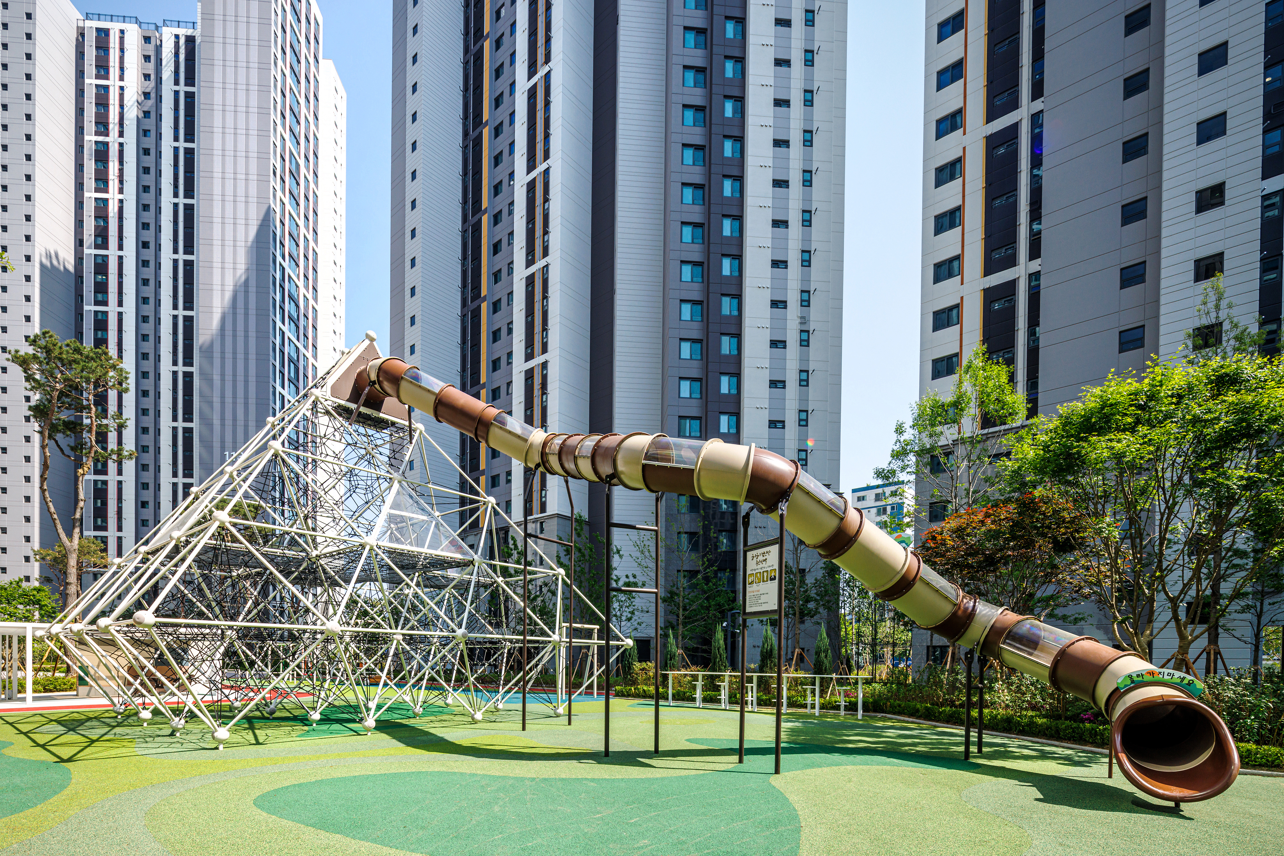 Big Net Playground by PLAYJAM - Architizer