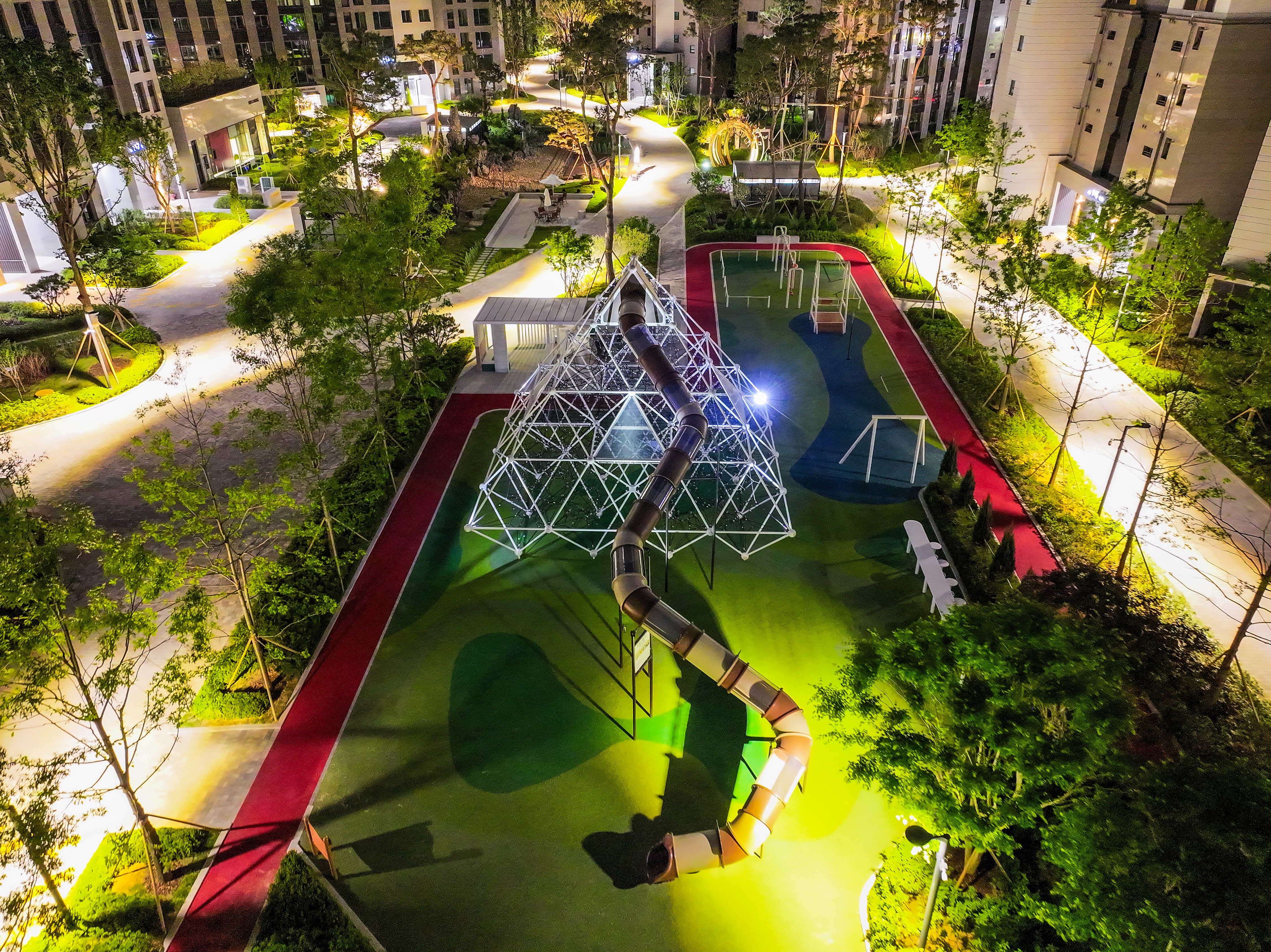 Big Net Playground by PLAYJAM - Architizer