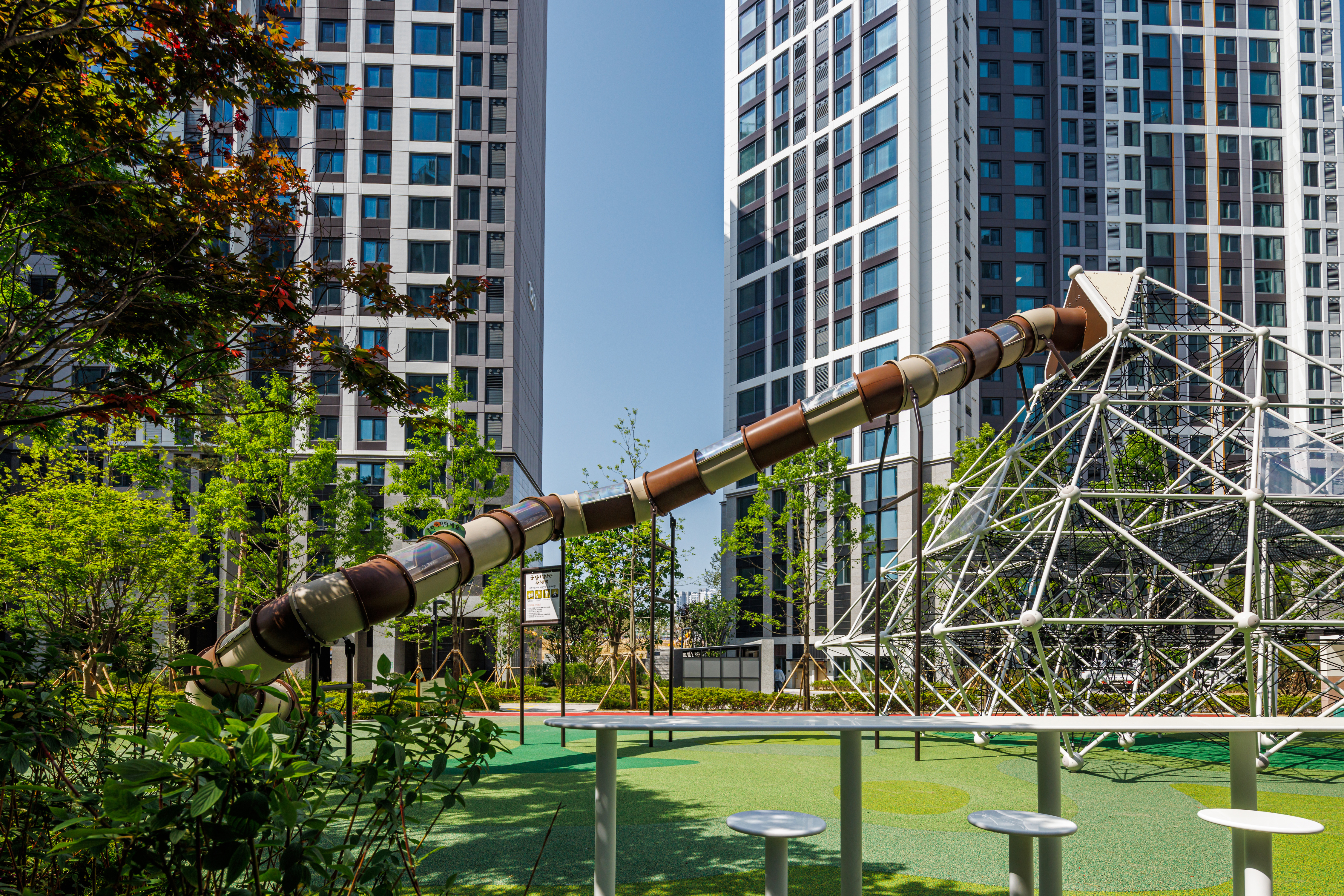 Big Net Playground by PLAYJAM - Architizer