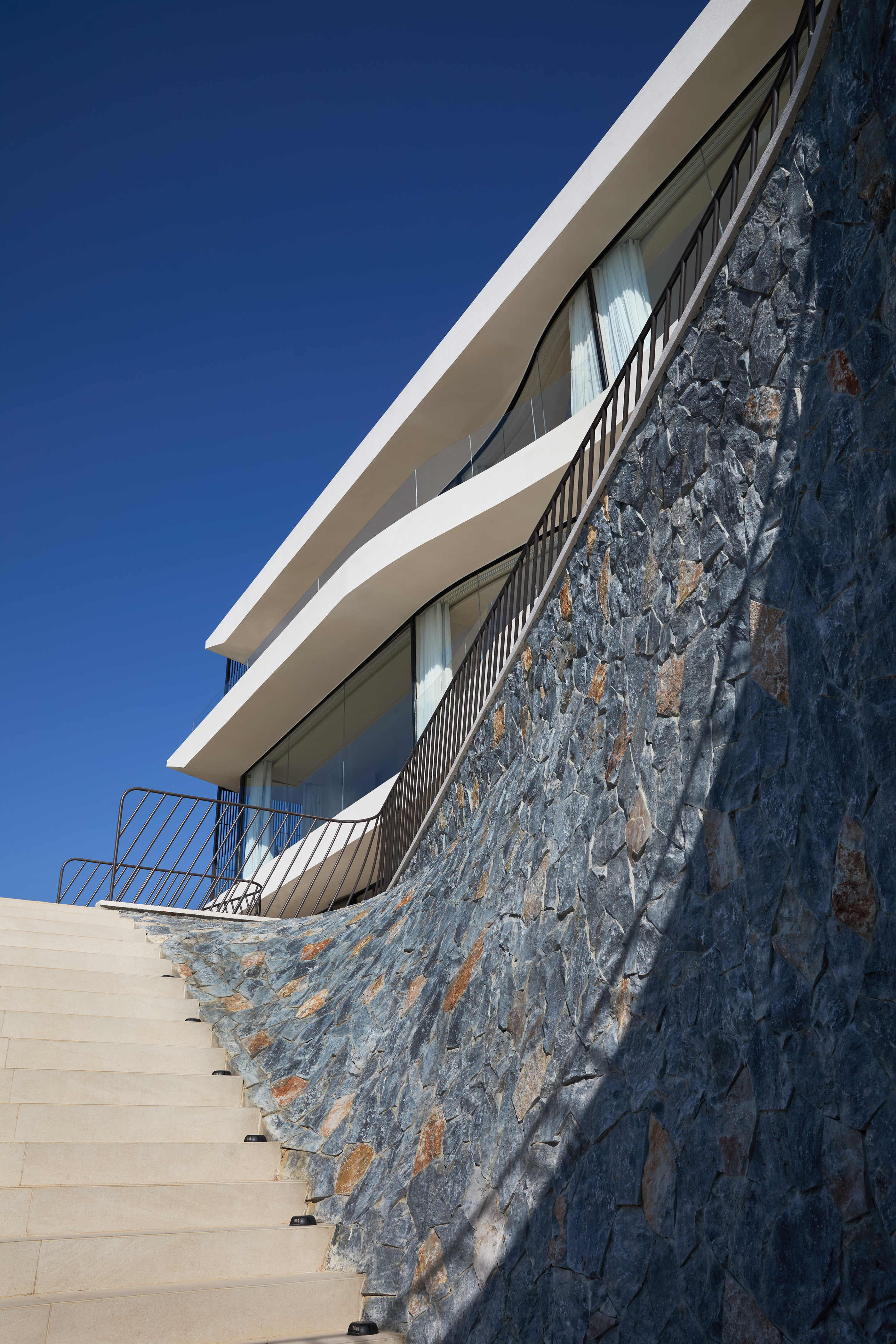 Eye of CangEr – Dali Fengyasong Hotel by Jing-Rui Lin (Usual Studio ...