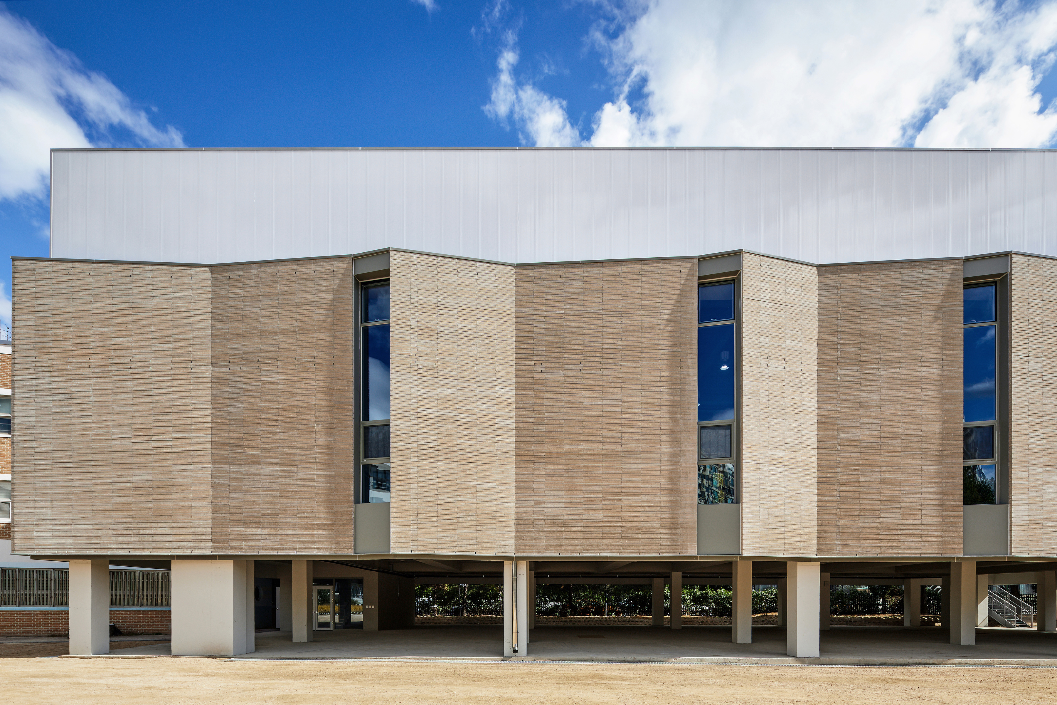 Apgujeong Elementary School Auditorium by IDR Architects - Architizer