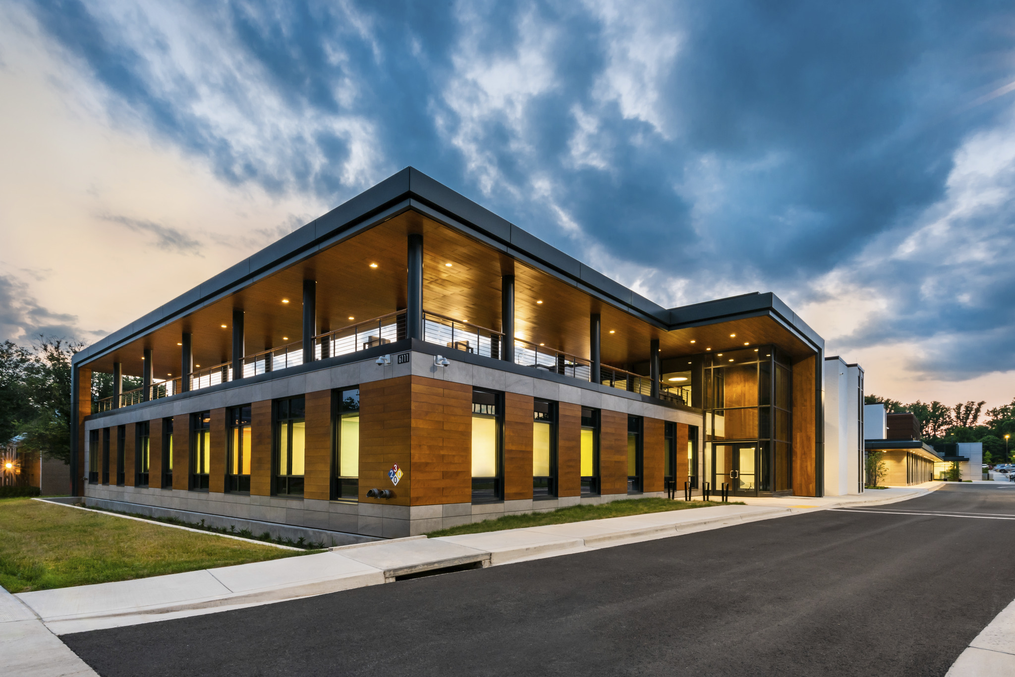 Kaiser Permanente Regional Clinical Lab by Array Architects - Architizer