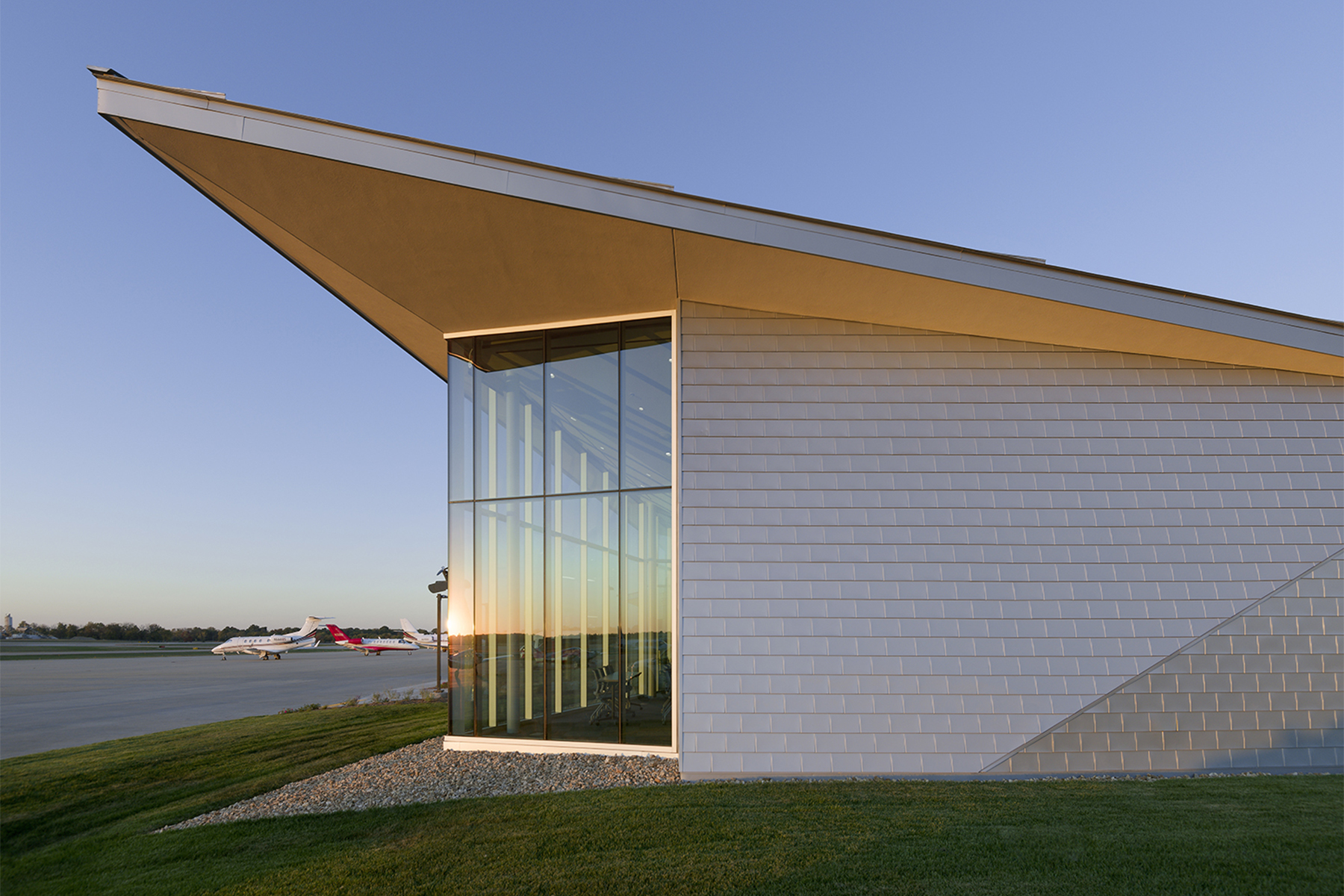 Midwest Premier General Aviation Terminal Renovation & Addition by Dake ...