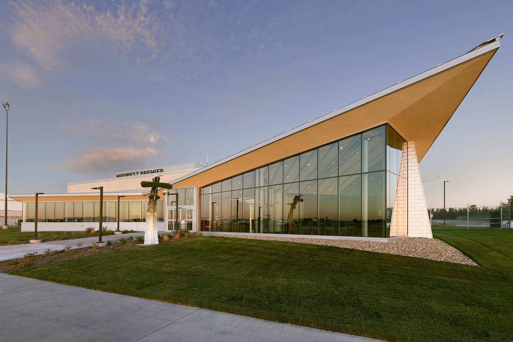 Midwest Premier General Aviation Terminal Renovation & Addition by Dake ...