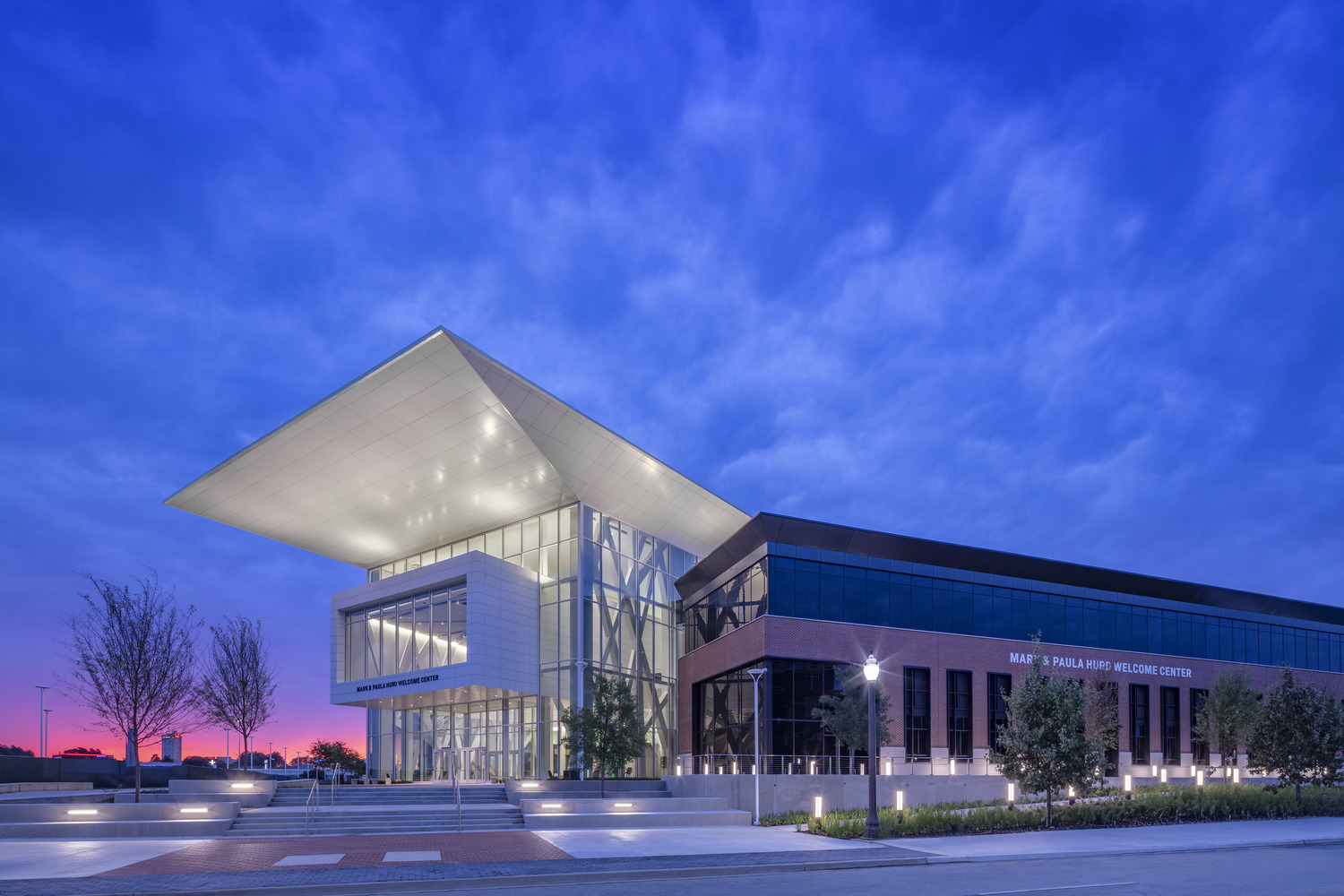 The Mark & Paula Hurd Welcome Center at Baylor University by Walter P ...