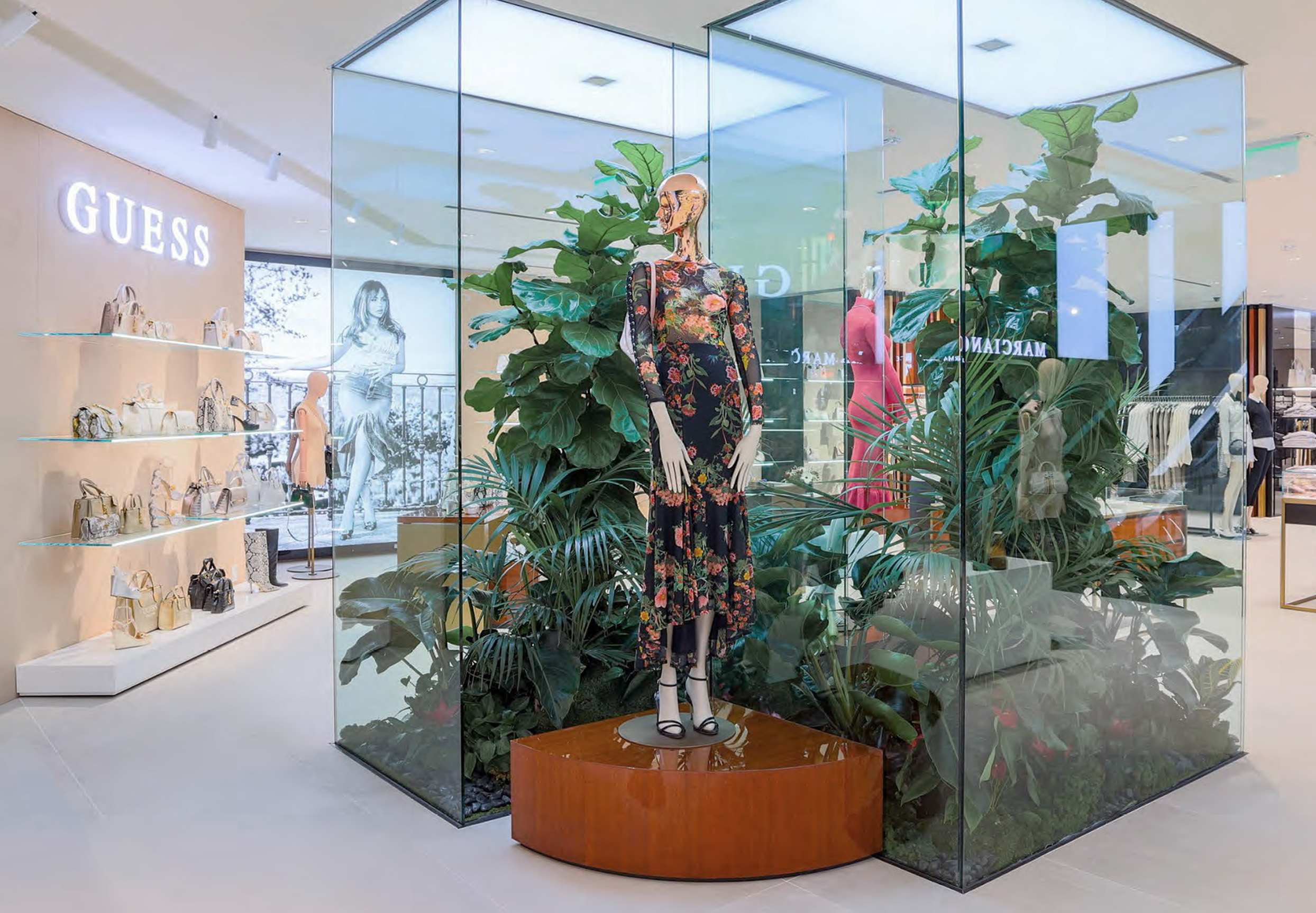 Guess Flagship Store - Las Vegas by Giraldi Associates Architects ...