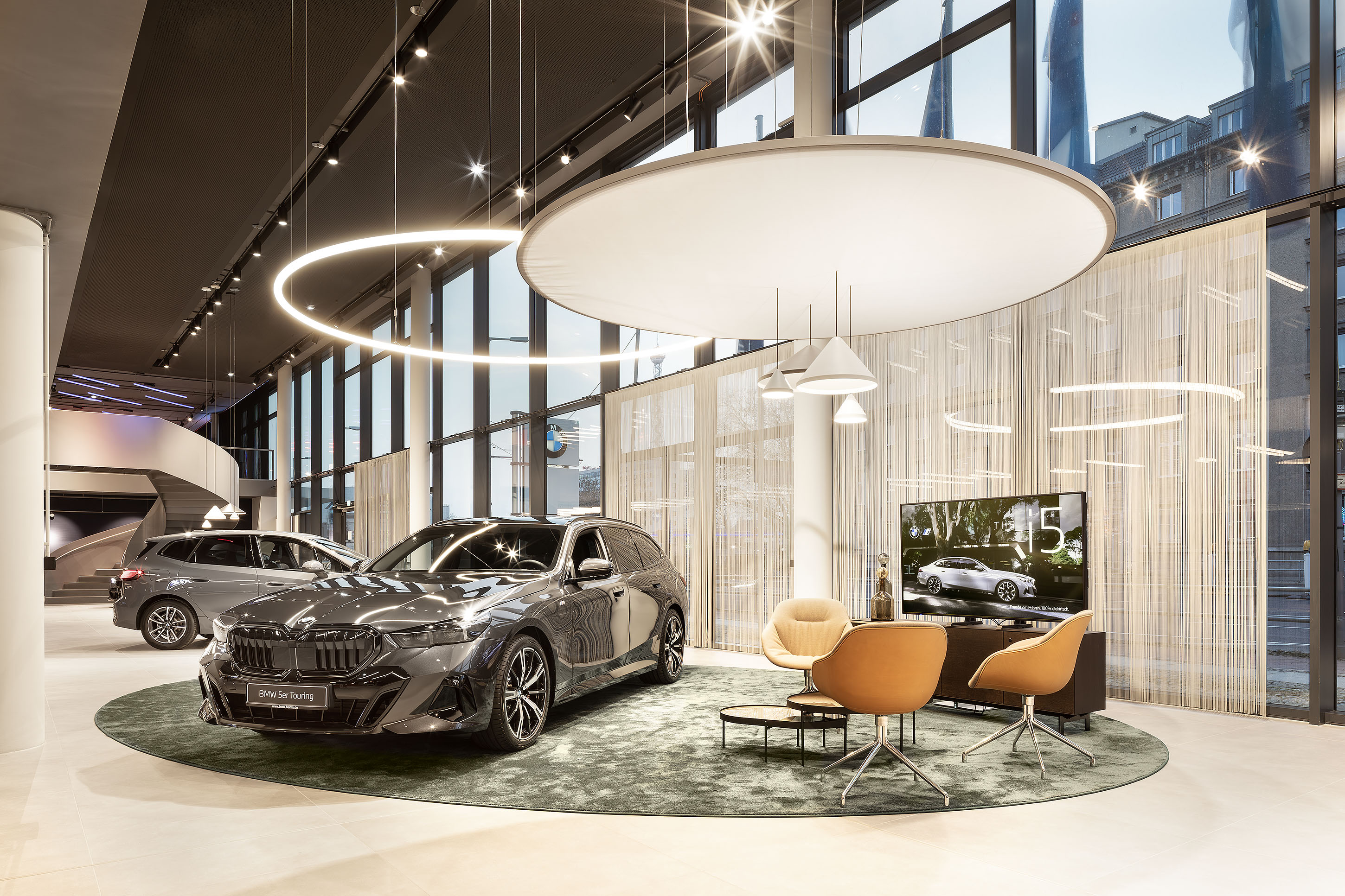 BMW RETAIL.NEXT – the future of car showrooms by PLAJER + FRANZ ...