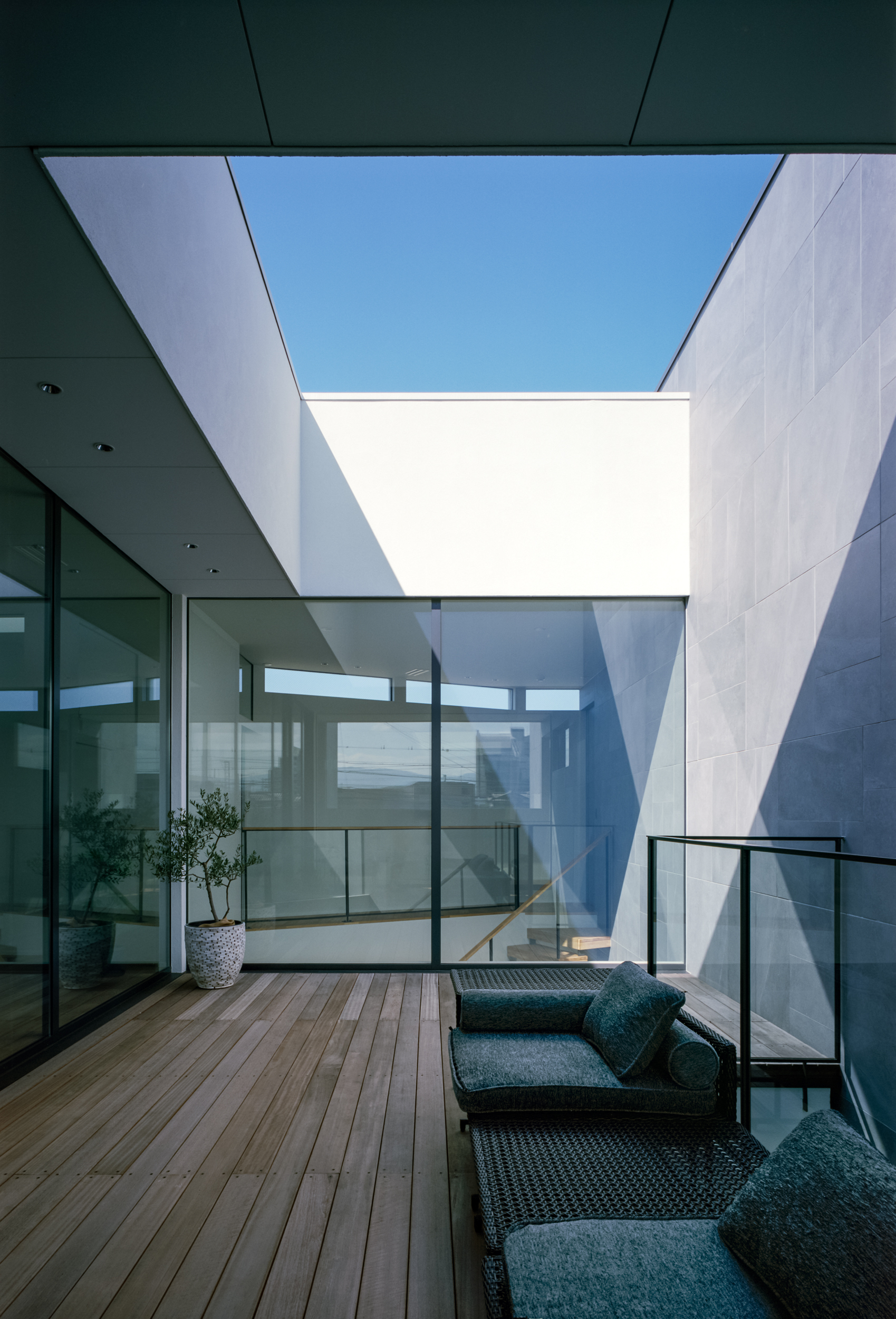 Garage House in Kaizuka by Fujiwaramuro Architects - Architizer