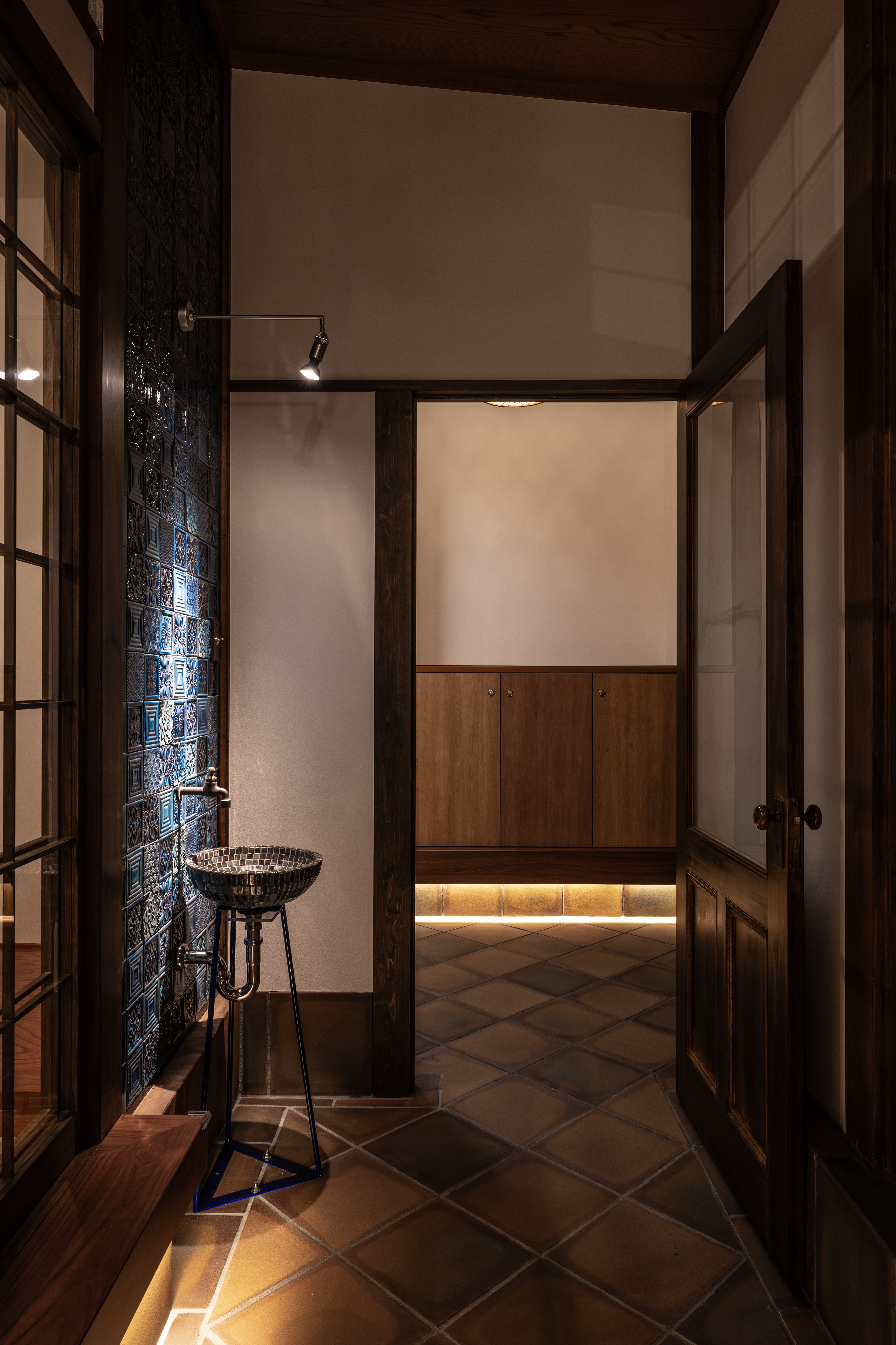 DOMA HOUSE-Renovation of a traditional Japanese house- by ITSUKI ...