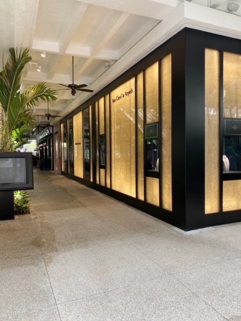 Pulp Studio Expands Luxury Portfolio with Glass Façade for Van Cleef ...