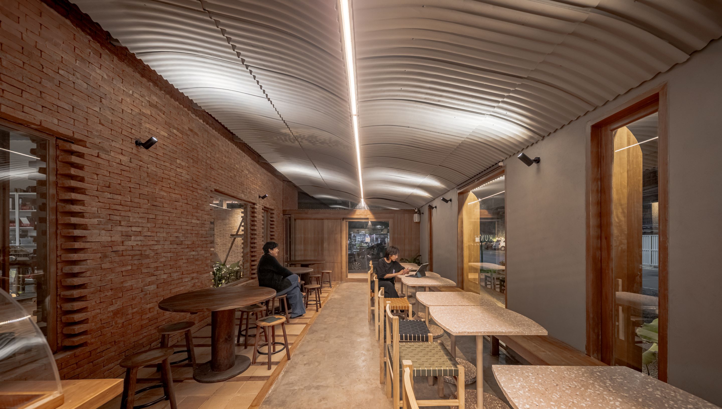 Kunst Ayutthaya & BodinChapa Architects Studio by BodinChapa Architects ...
