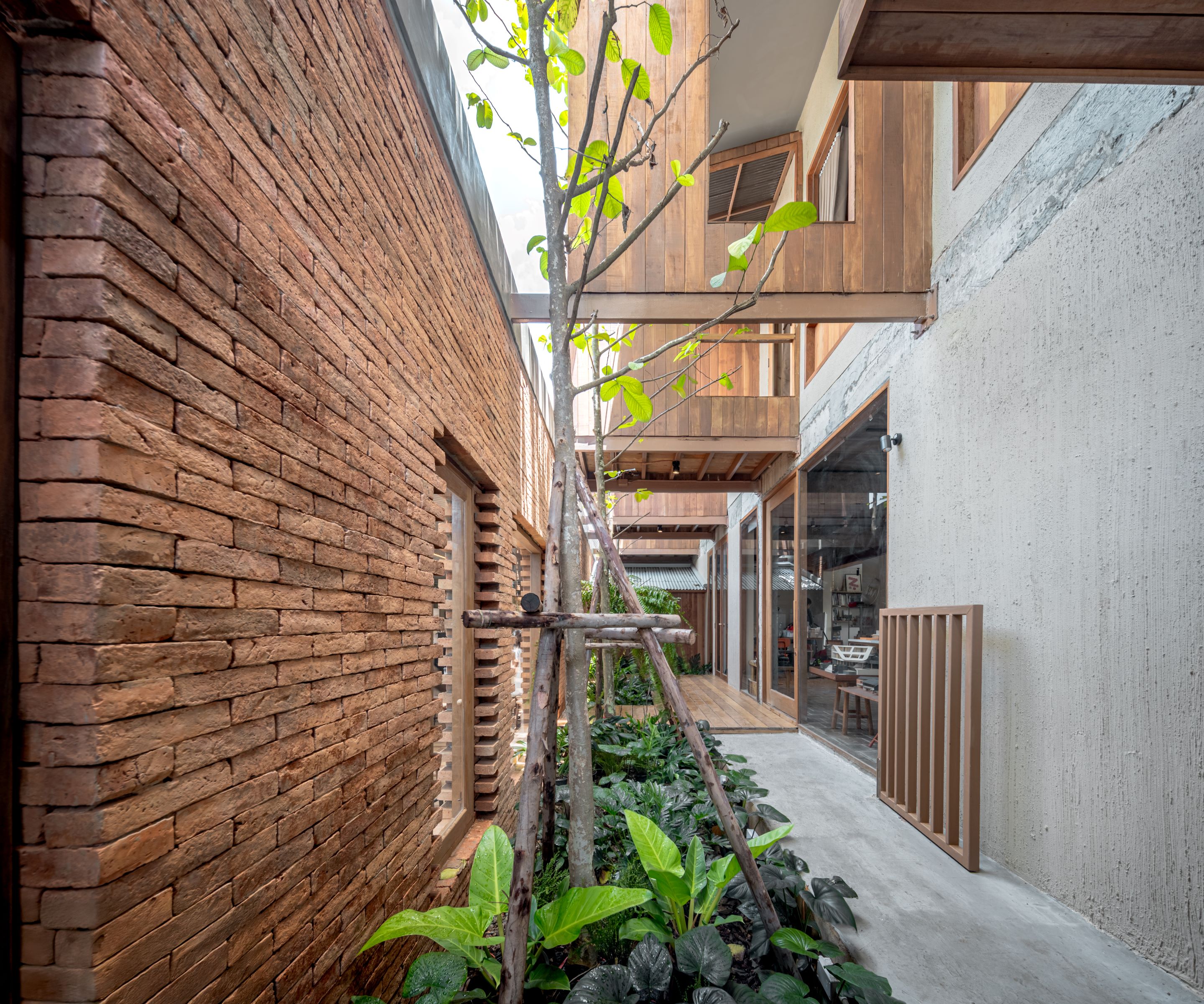 Kunst Ayutthaya & BodinChapa Architects Studio by BodinChapa Architects ...