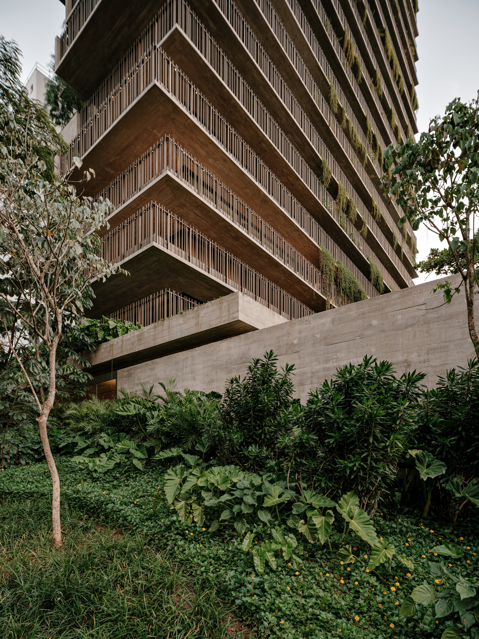 Ibaté Building by STUDIO ARTHUR CASAS - Architizer