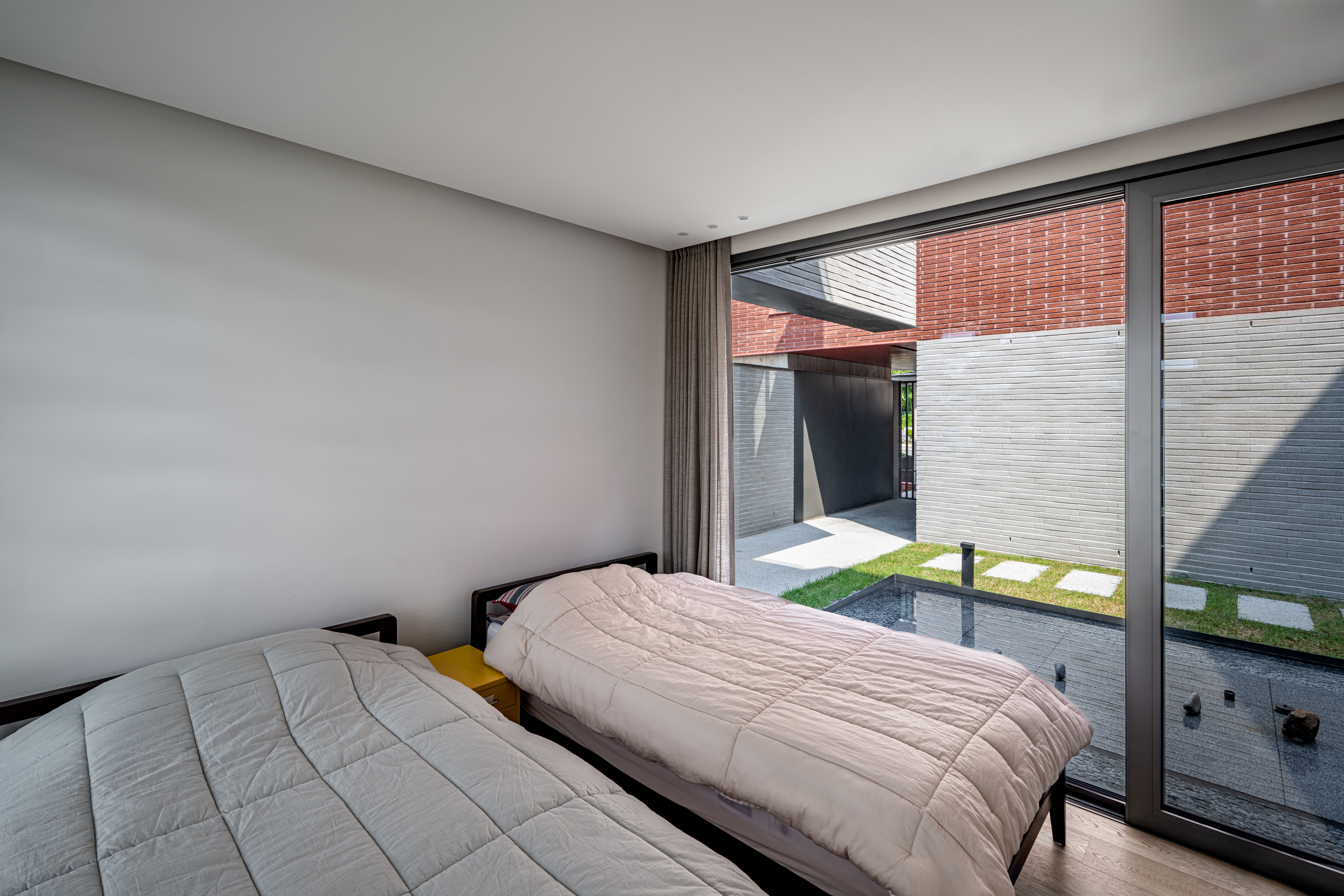 Upper Wall, Low Wall by KODE architects - Architizer