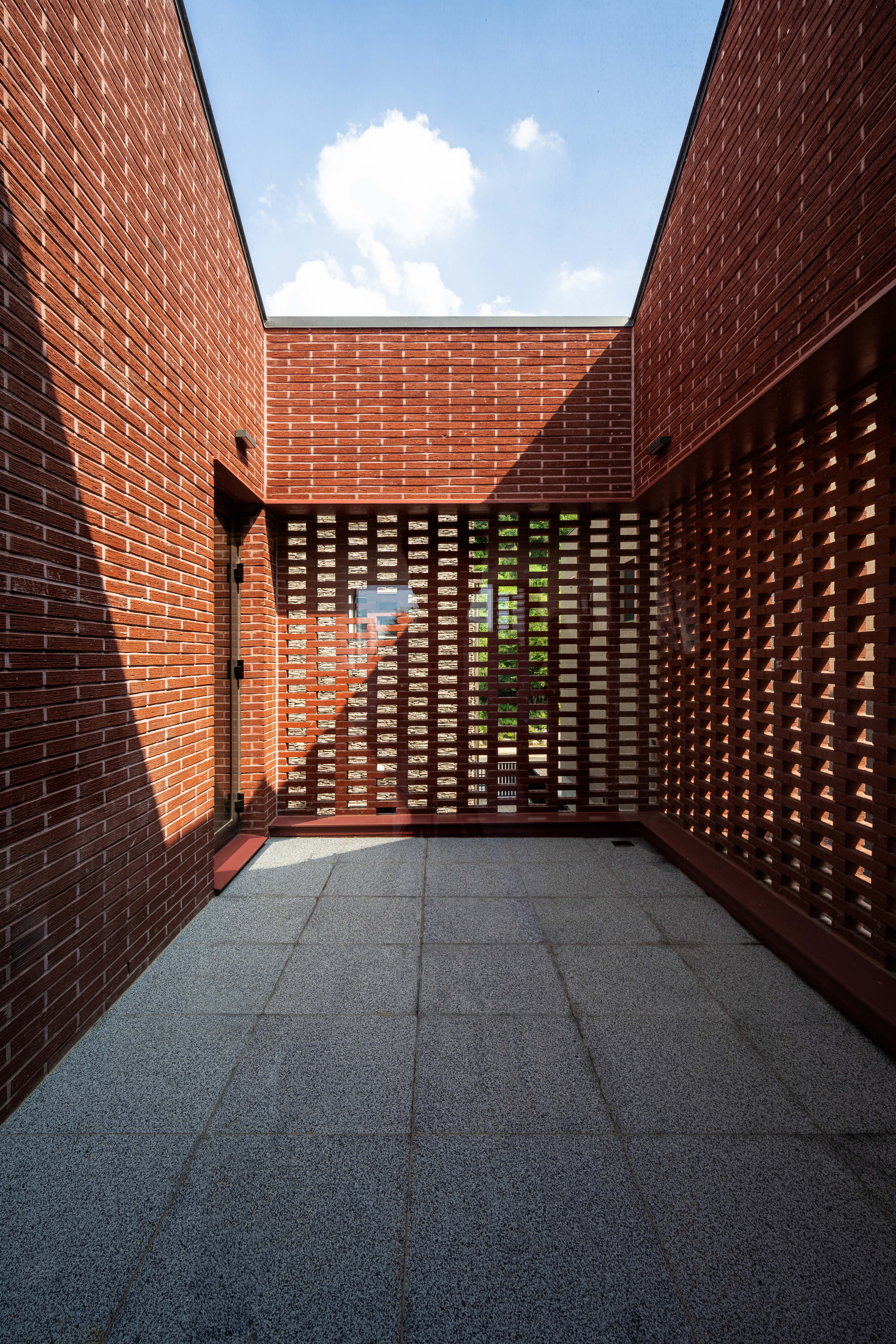 Upper Wall, Low Wall by KODE architects - Architizer