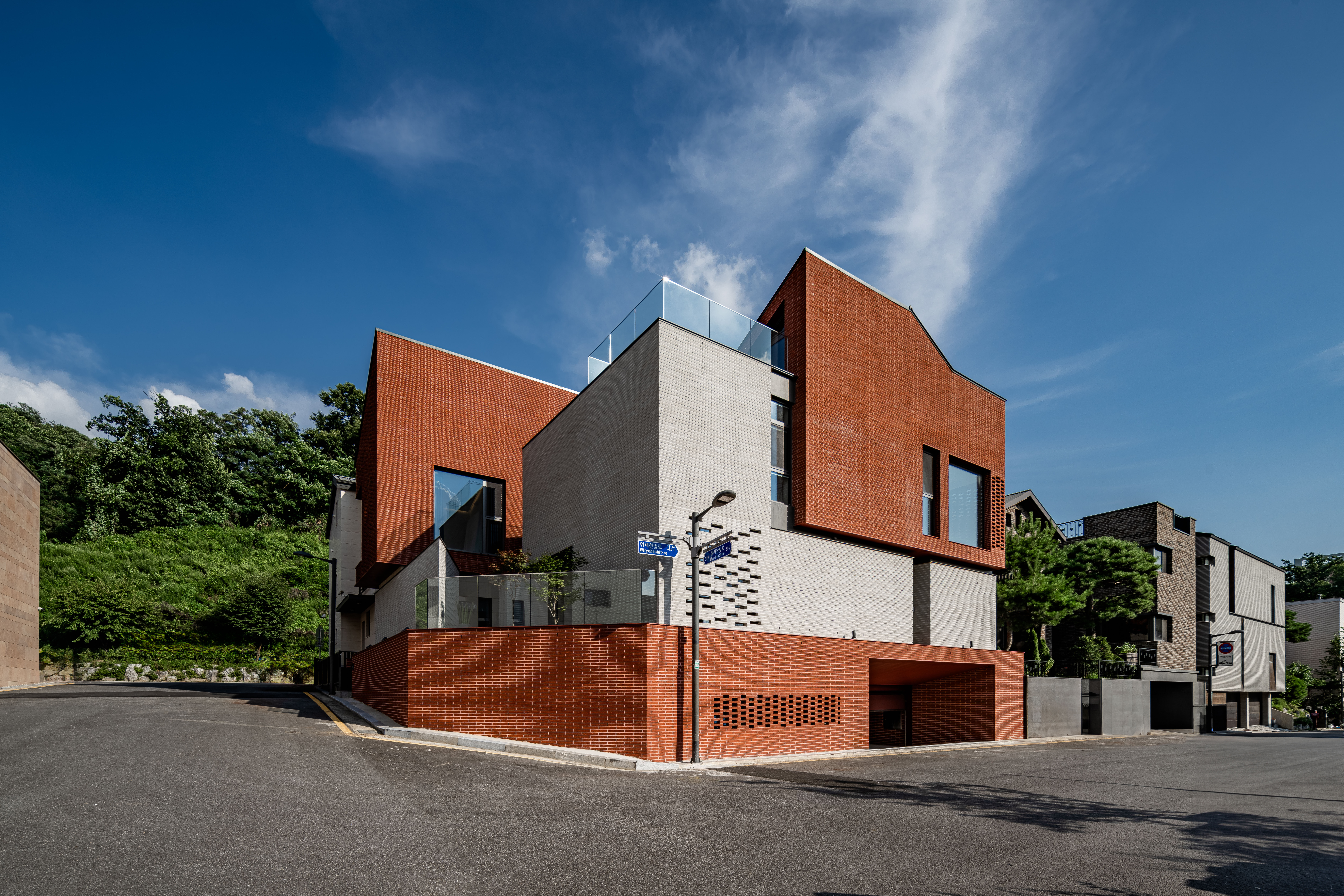 Upper Wall, Low Wall by KODE architects - Architizer