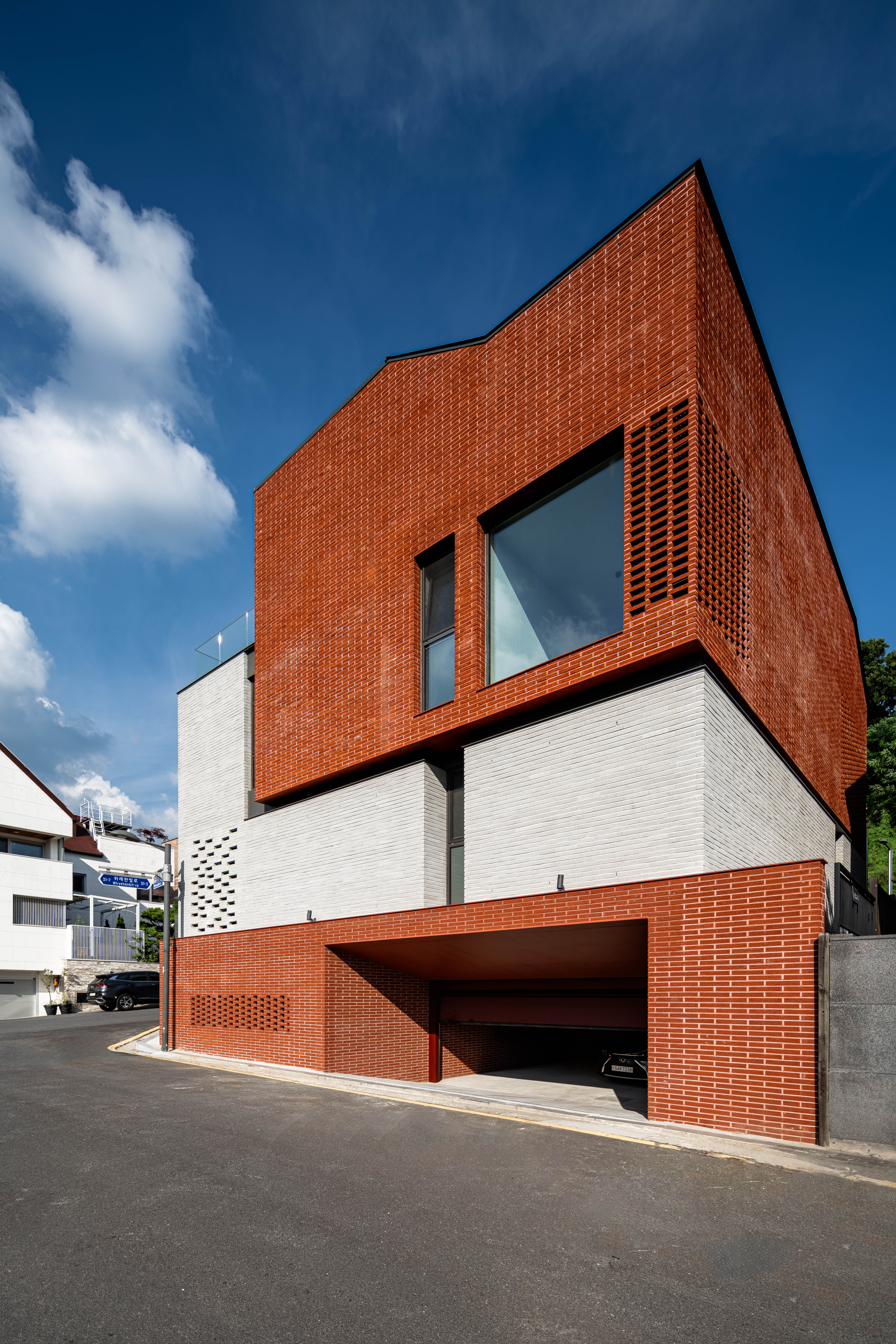 Upper Wall, Low Wall by KODE architects - Architizer