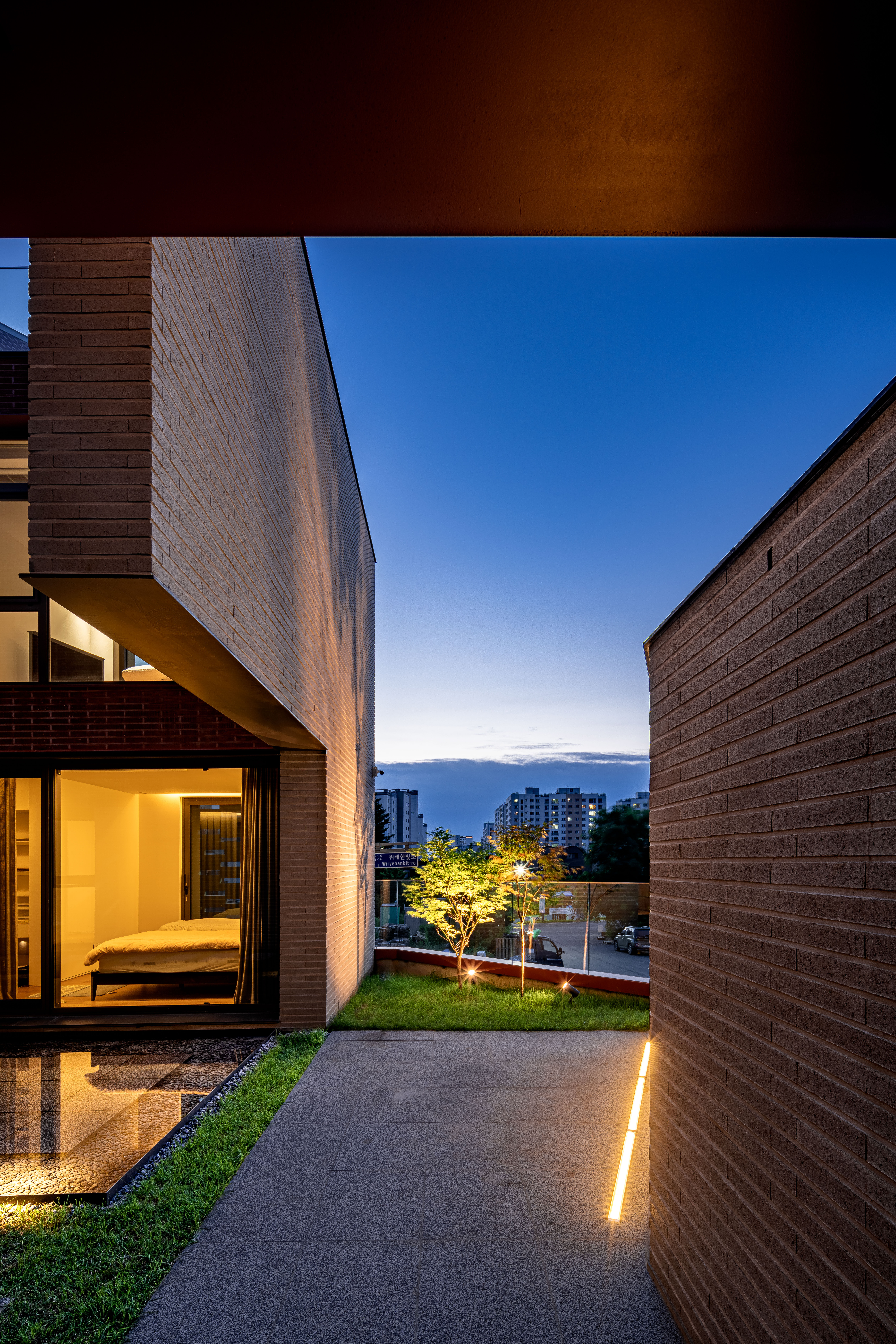 Upper Wall, Low Wall by KODE architects - Architizer
