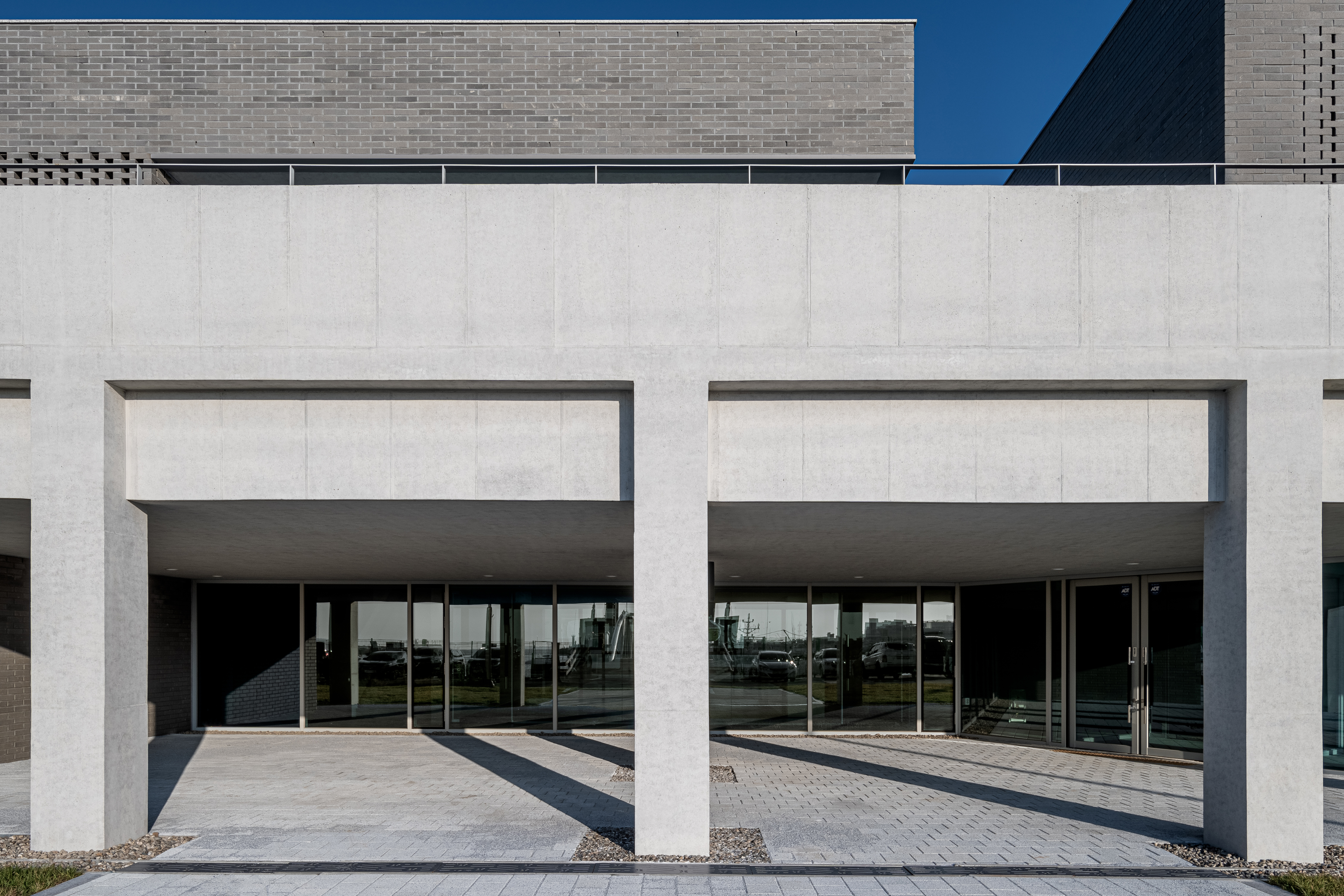 Public Vessel Office of Daecheon Port by KODE architects - Architizer