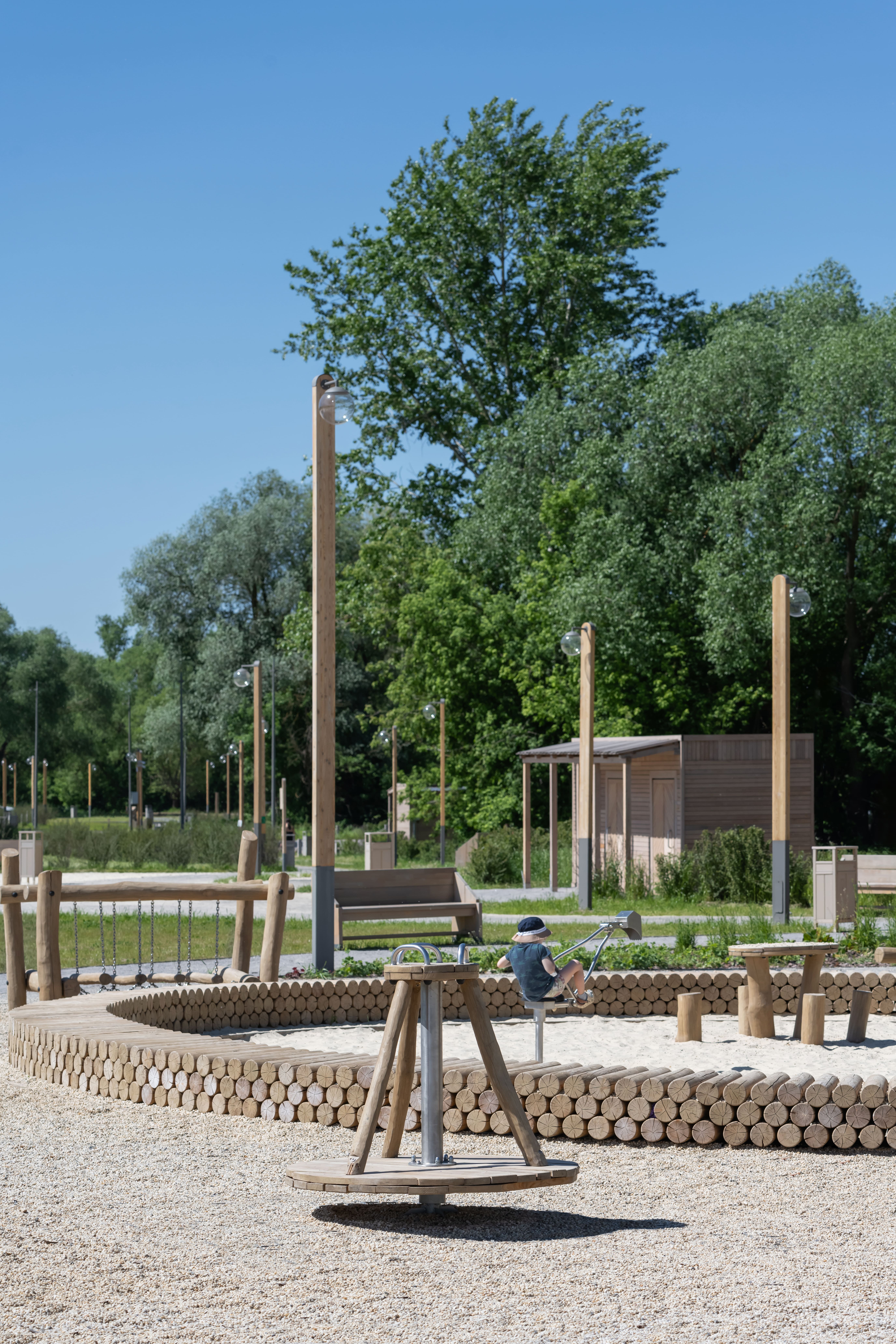 Recreation area on Kolomenka riverfront | stage 1 by Basis ...