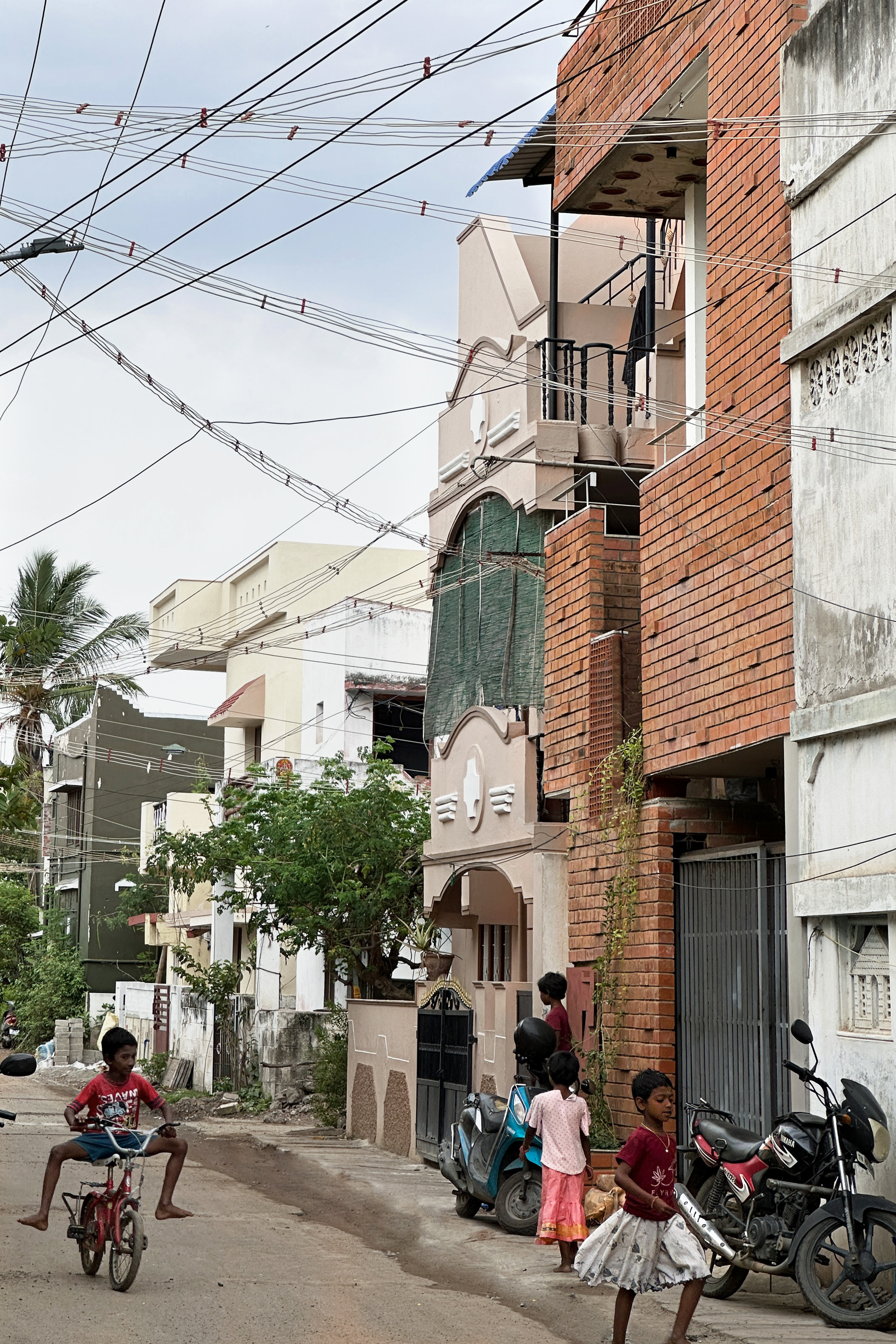 Echoed Hues by A nook story - Architizer