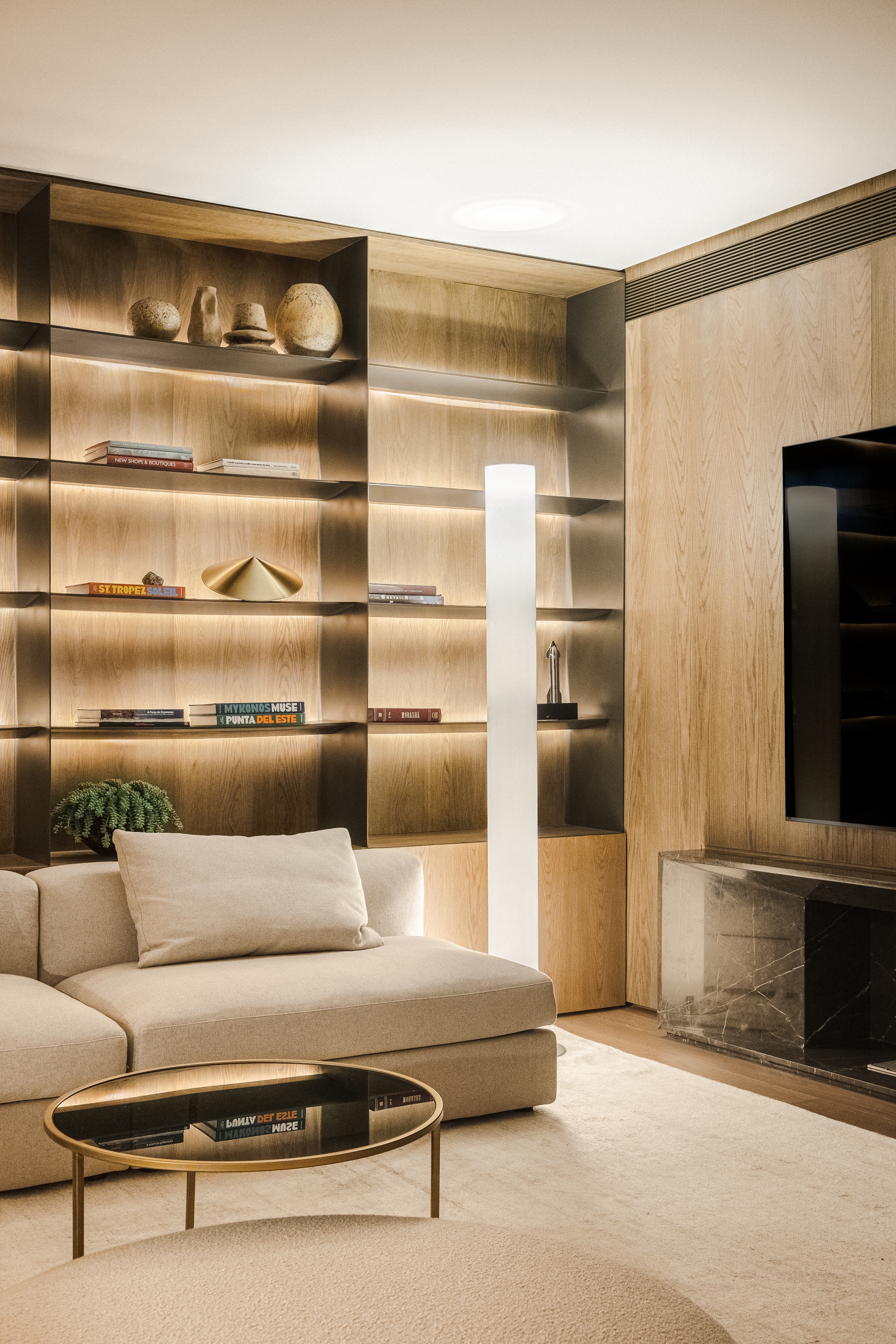 SE Apartment by kg studio - Architizer