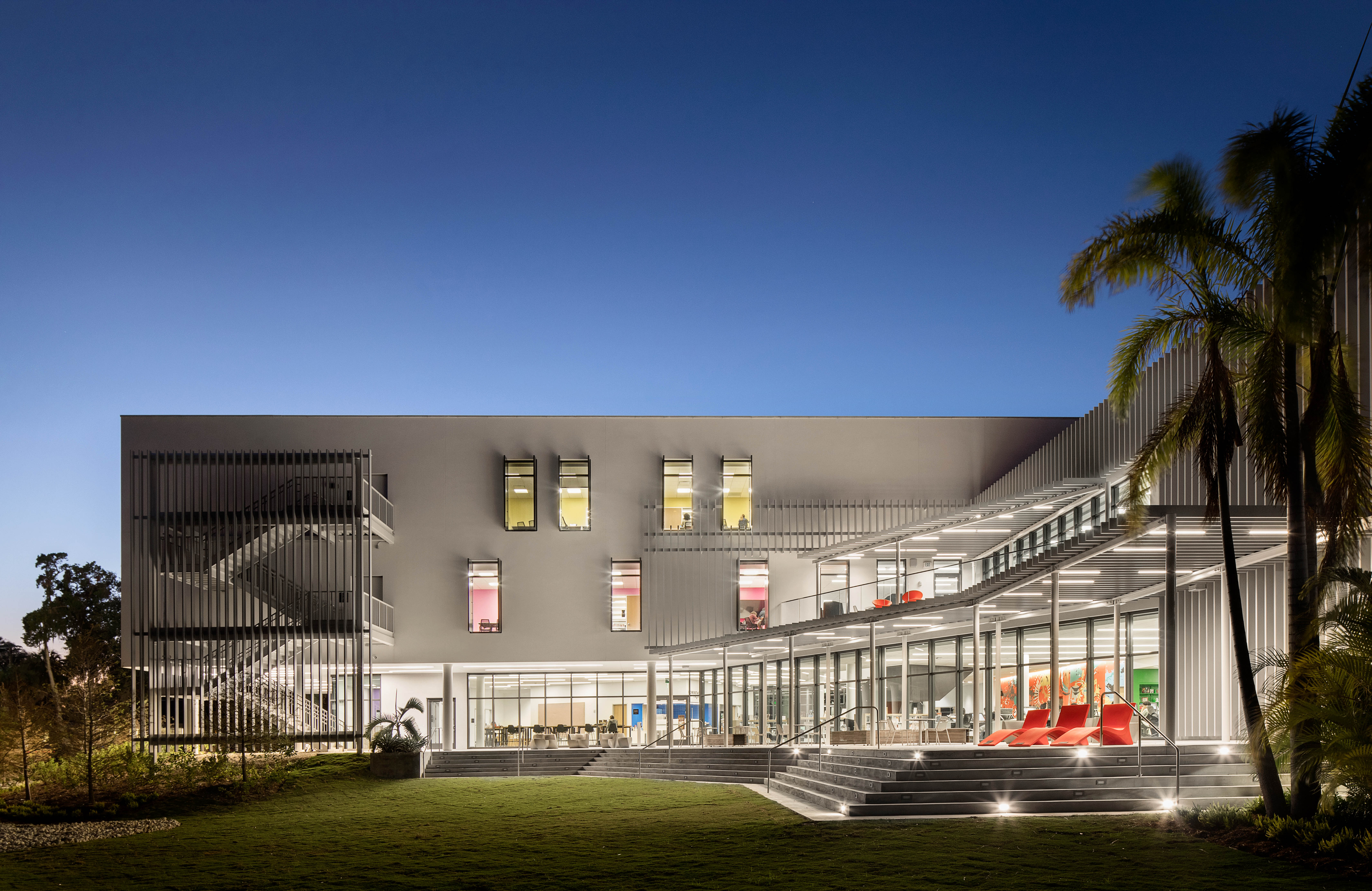 Ringling College Alfred R. Goldstein Library by Sweet Sparkman - Architizer