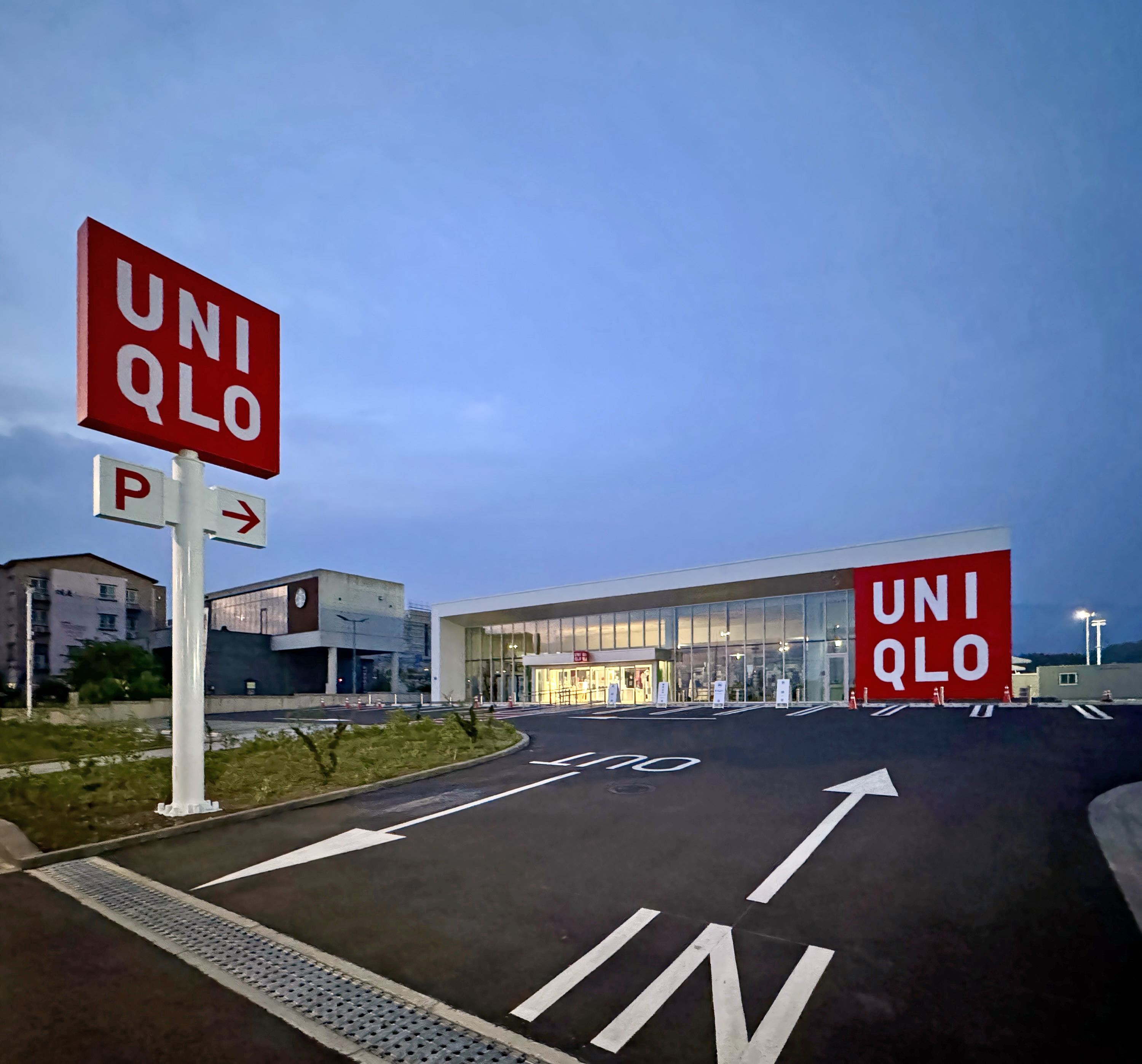UNIQLO Jeju Donam store by AI Architects - Architizer