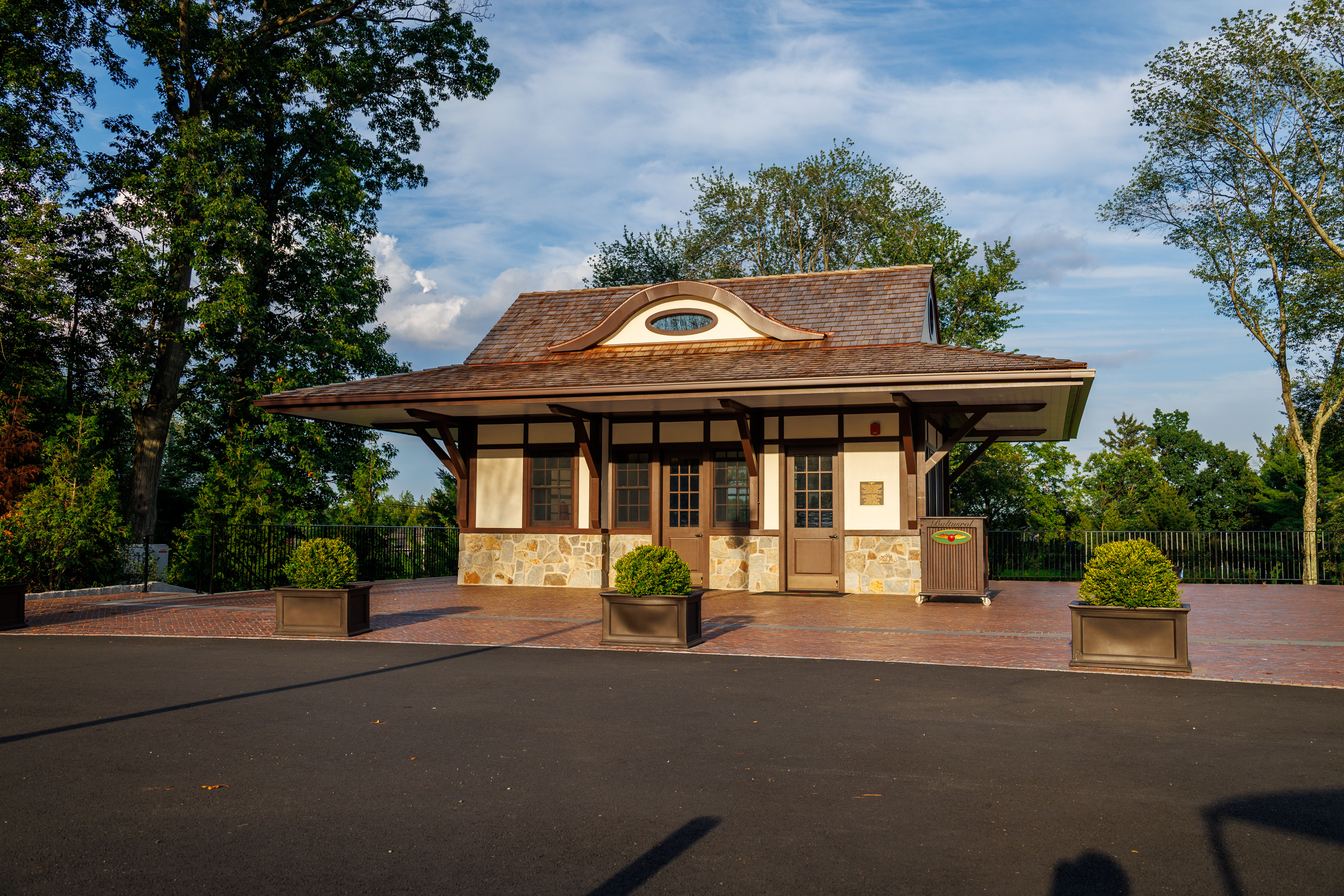 Baltusrol Golf Club Playdeck Building by 1100 Architect - Architizer