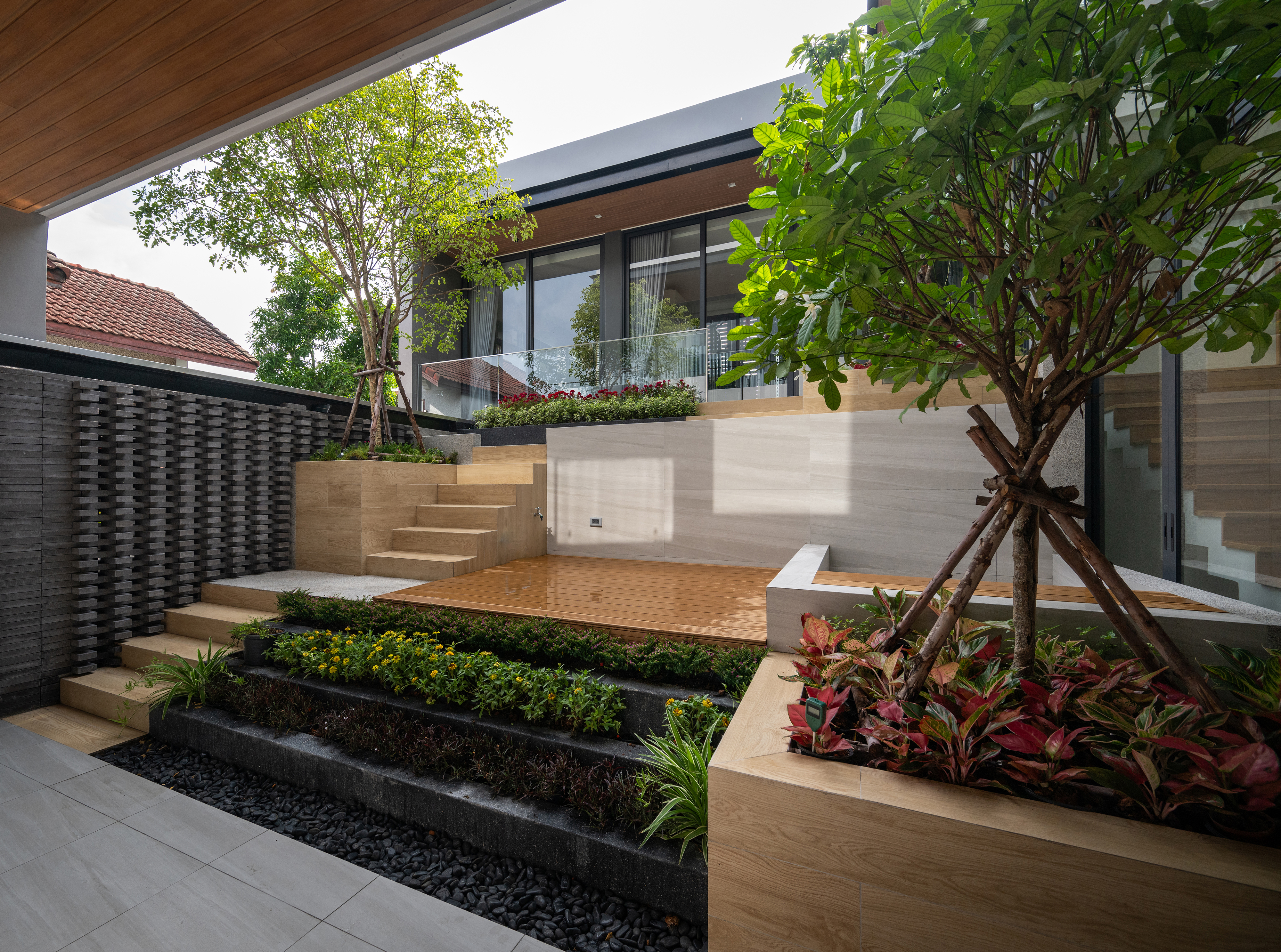 The Oasis House by Pongpat Architect co.,Ltd - Architizer