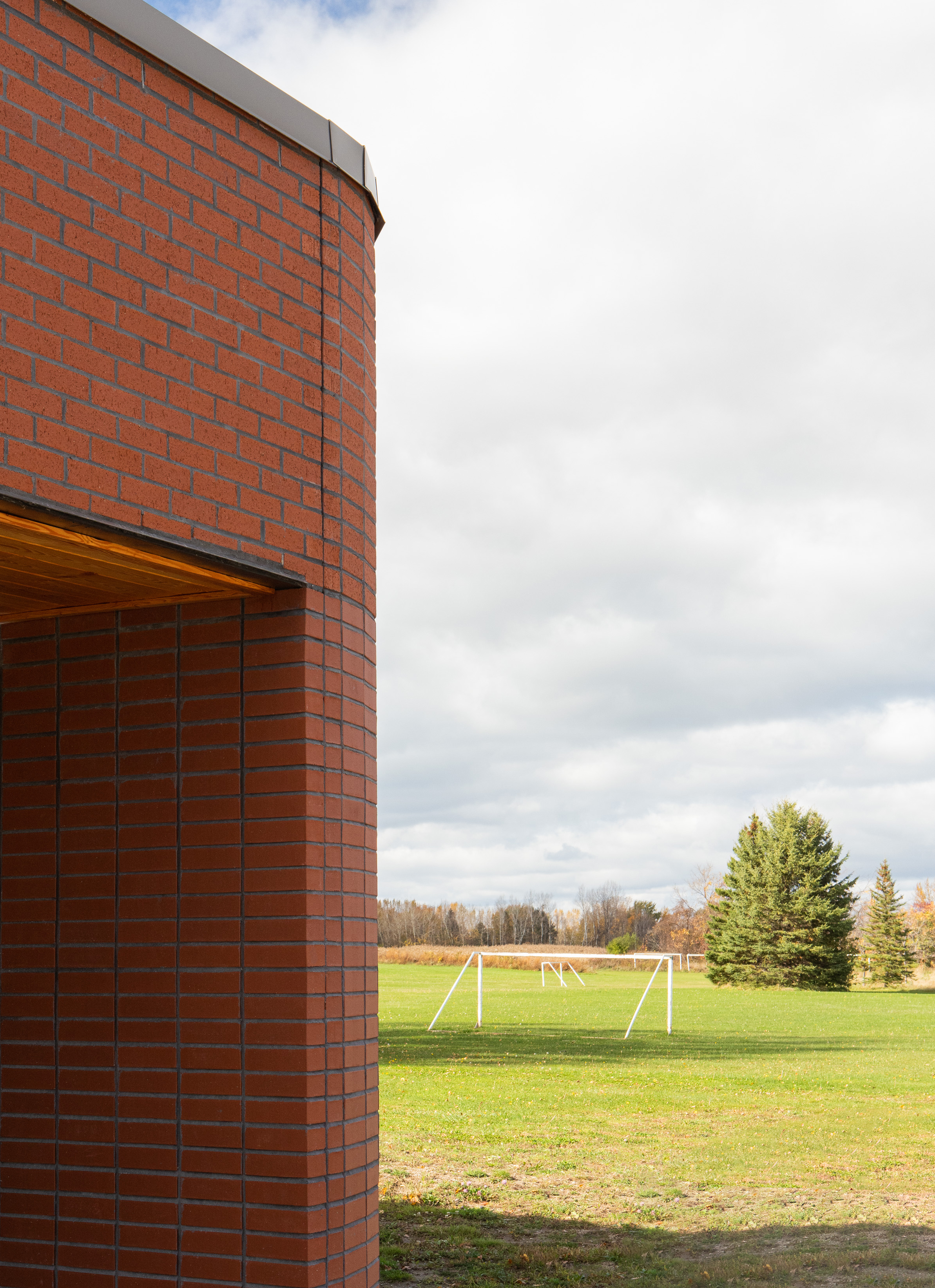 Fisher Field Clubhouse by SOCA | Studio of Contemporary Architecture ...