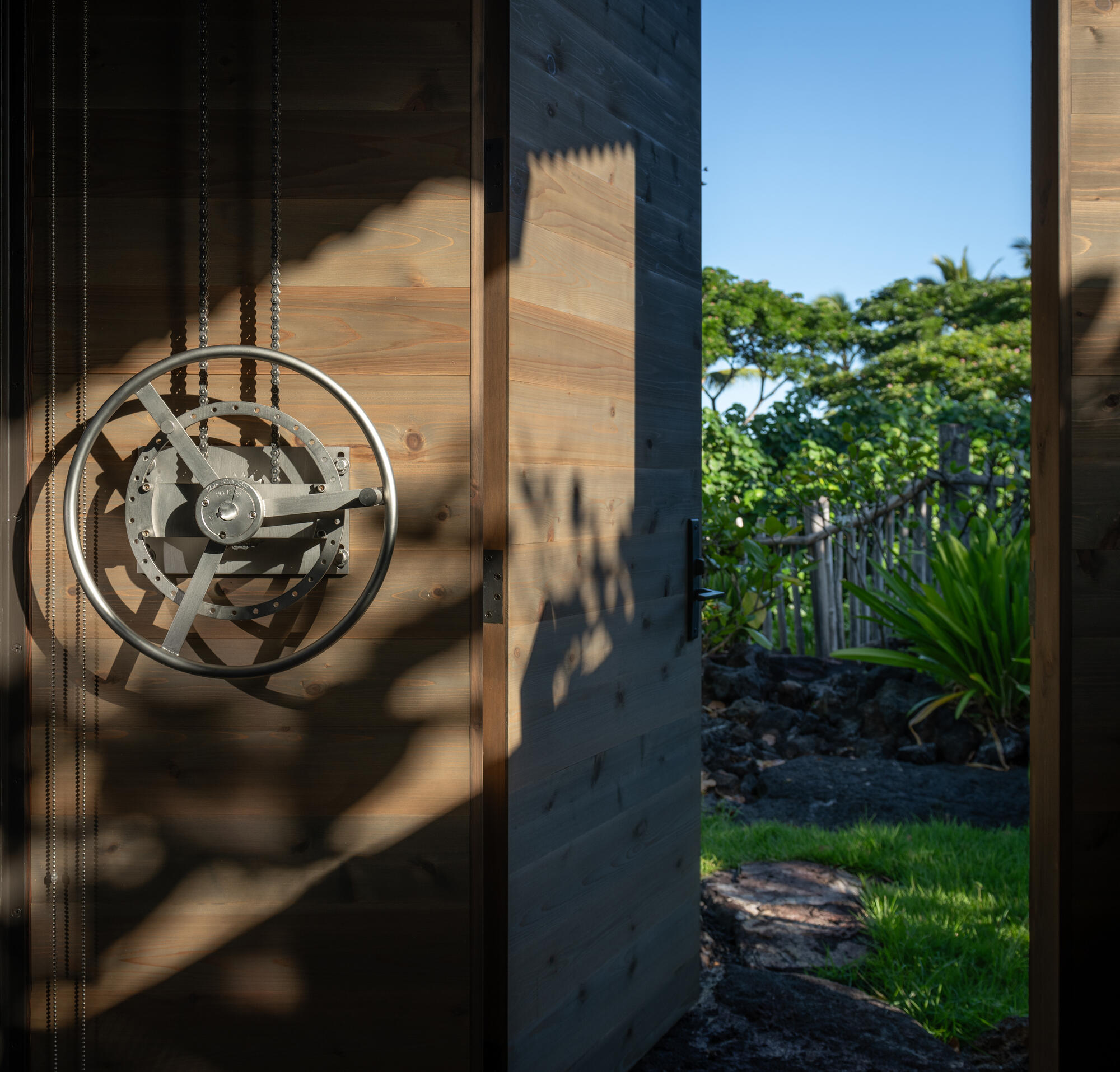 Hawaii Residence Office Hut by Olson Kundig - Architizer
