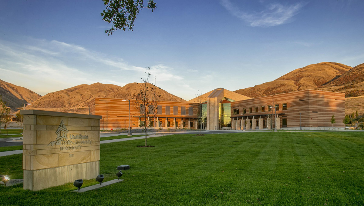 USU Brigham City Classroom and Student Services Building by Jacoby ...