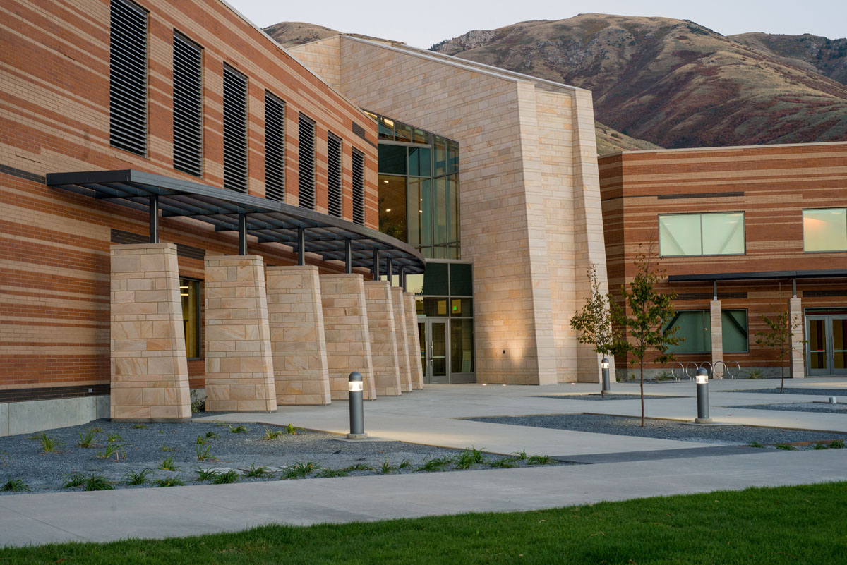 USU Brigham City Classroom and Student Services Building by Jacoby ...