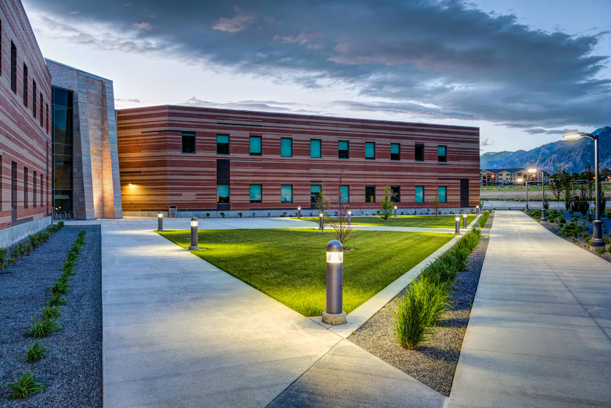 USU Brigham City Classroom and Student Services Building by Jacoby ...