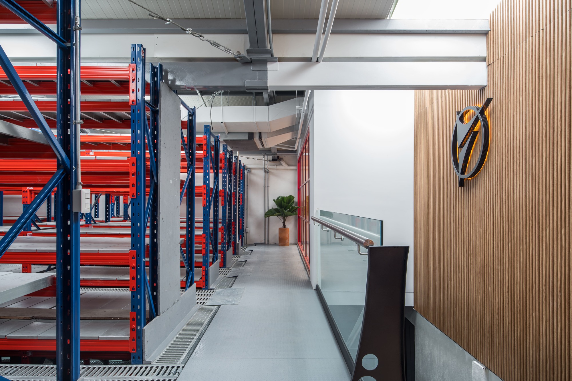 Grupo Fuentes Offices by Angular - Architizer