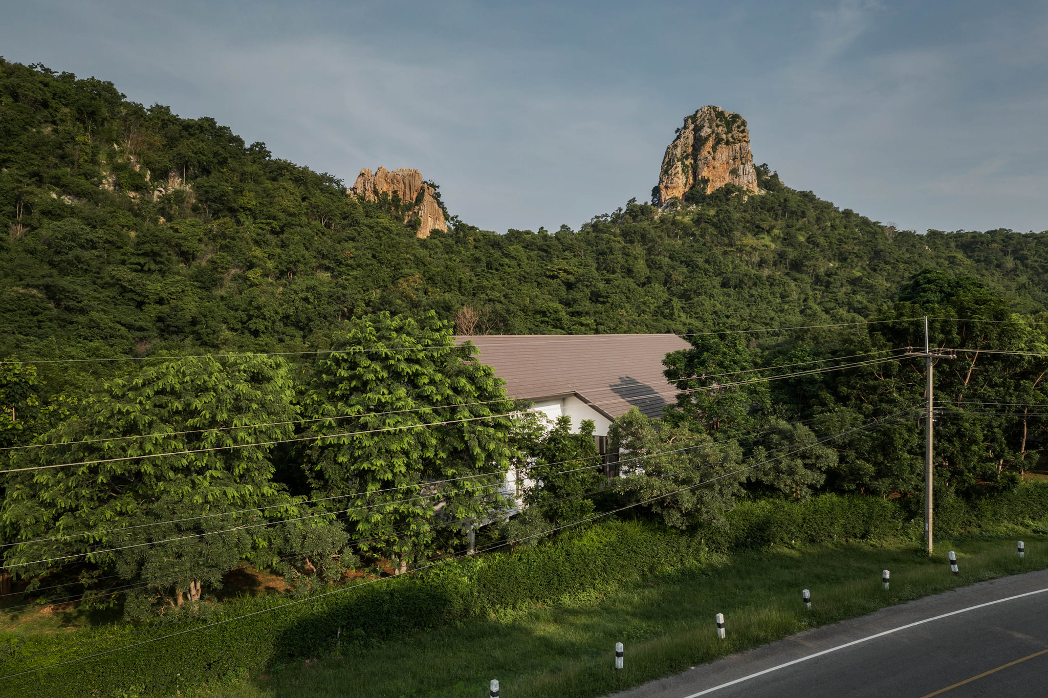 Idea 4337003: BY THE MOUNTAIN HOUSE by Vessu Collaboration in Thailand ...