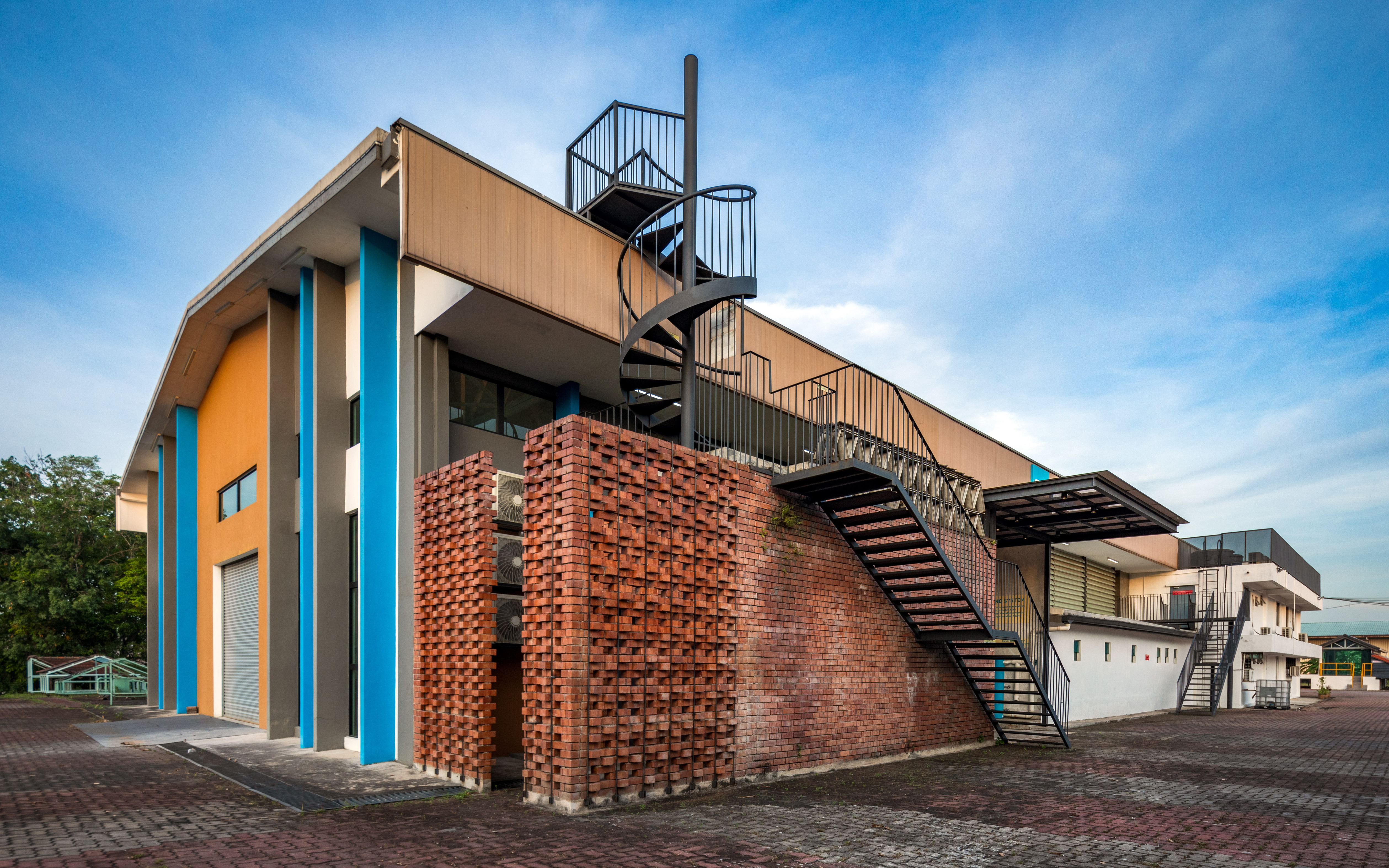 BMI MONIER ACADEMY by FIRADAUS KHAZIS ARCHITECT - Architizer