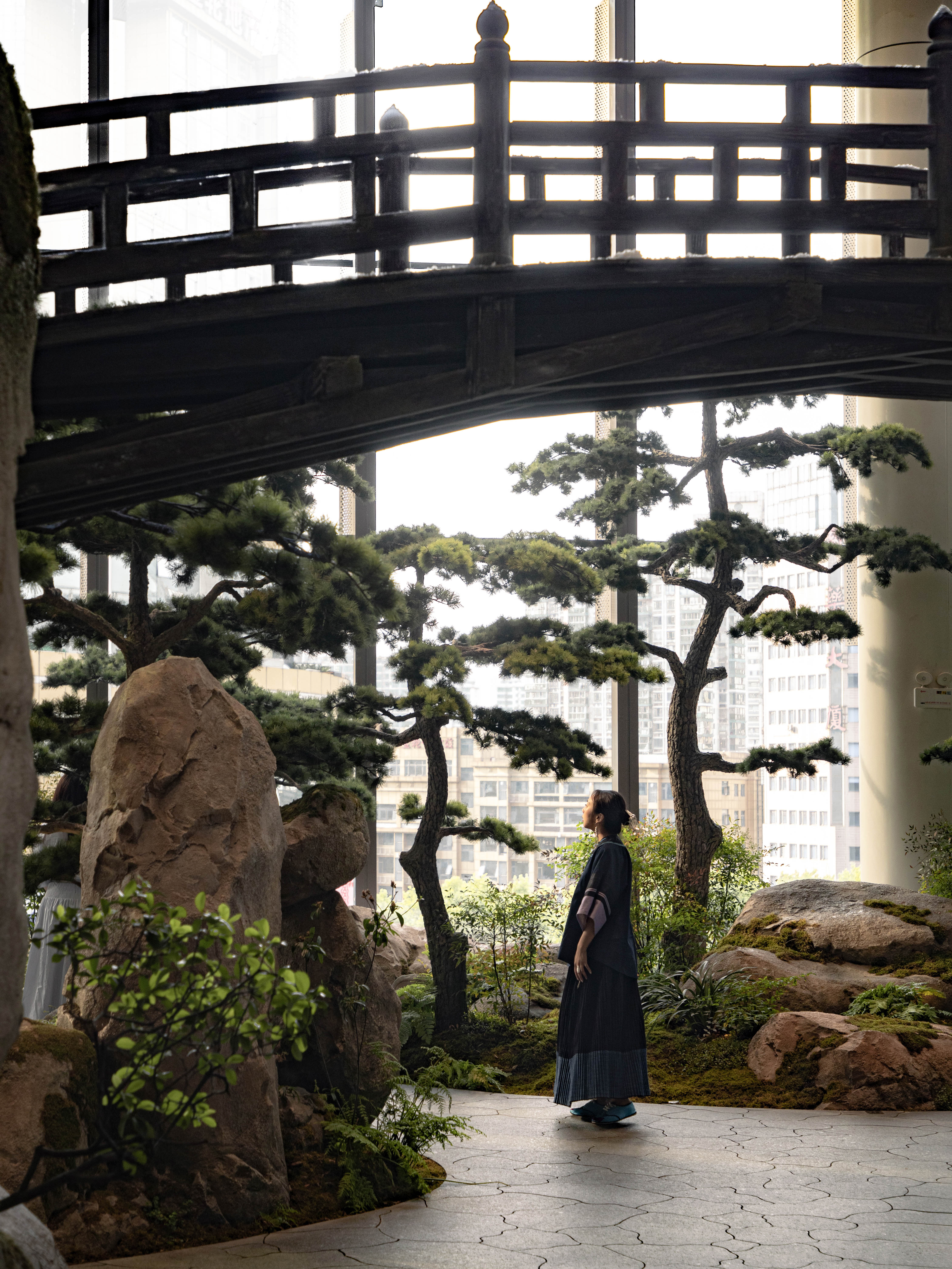 Paradise in a Pot: A Mechanical Miniature with Chinese Traditional ...