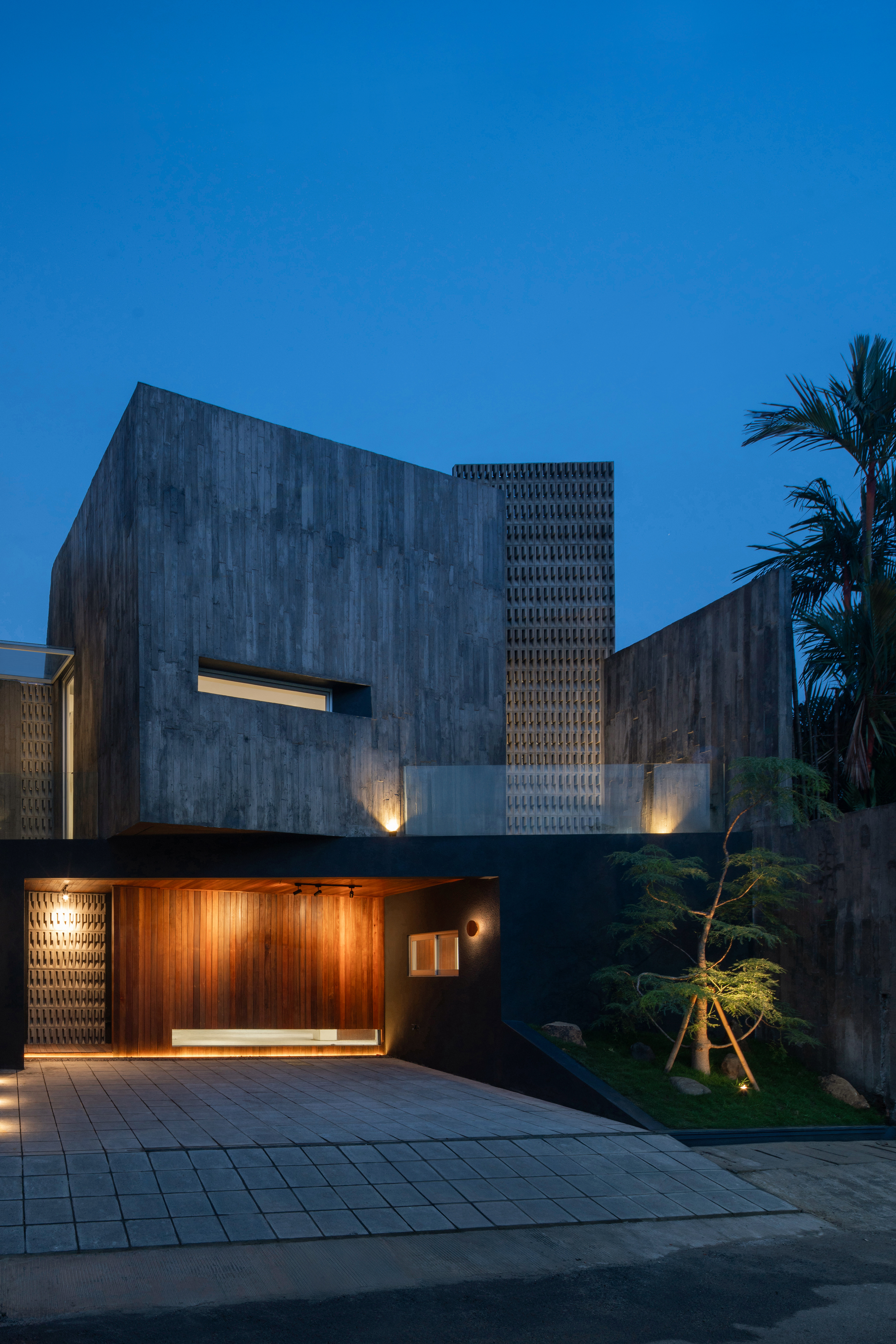 10º HOUSE by STUDIÉ - Architizer