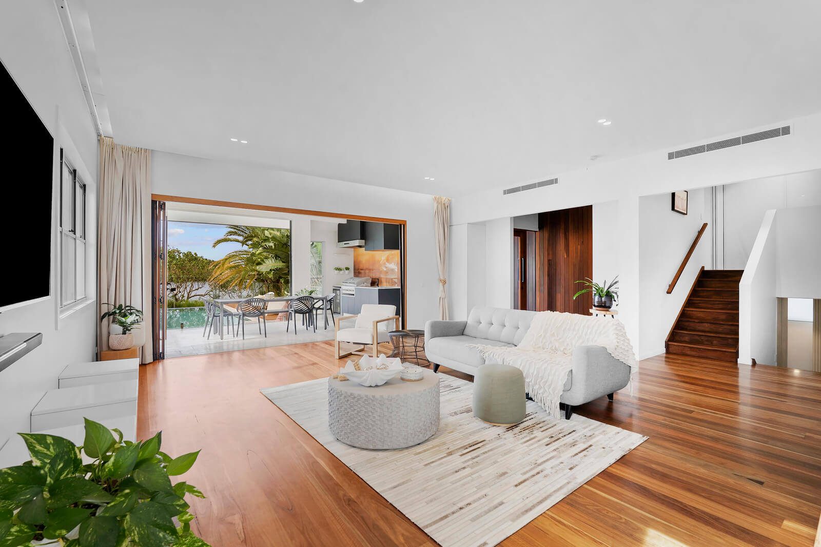 The Causeway House by Burleigh Beach Designs - Architizer