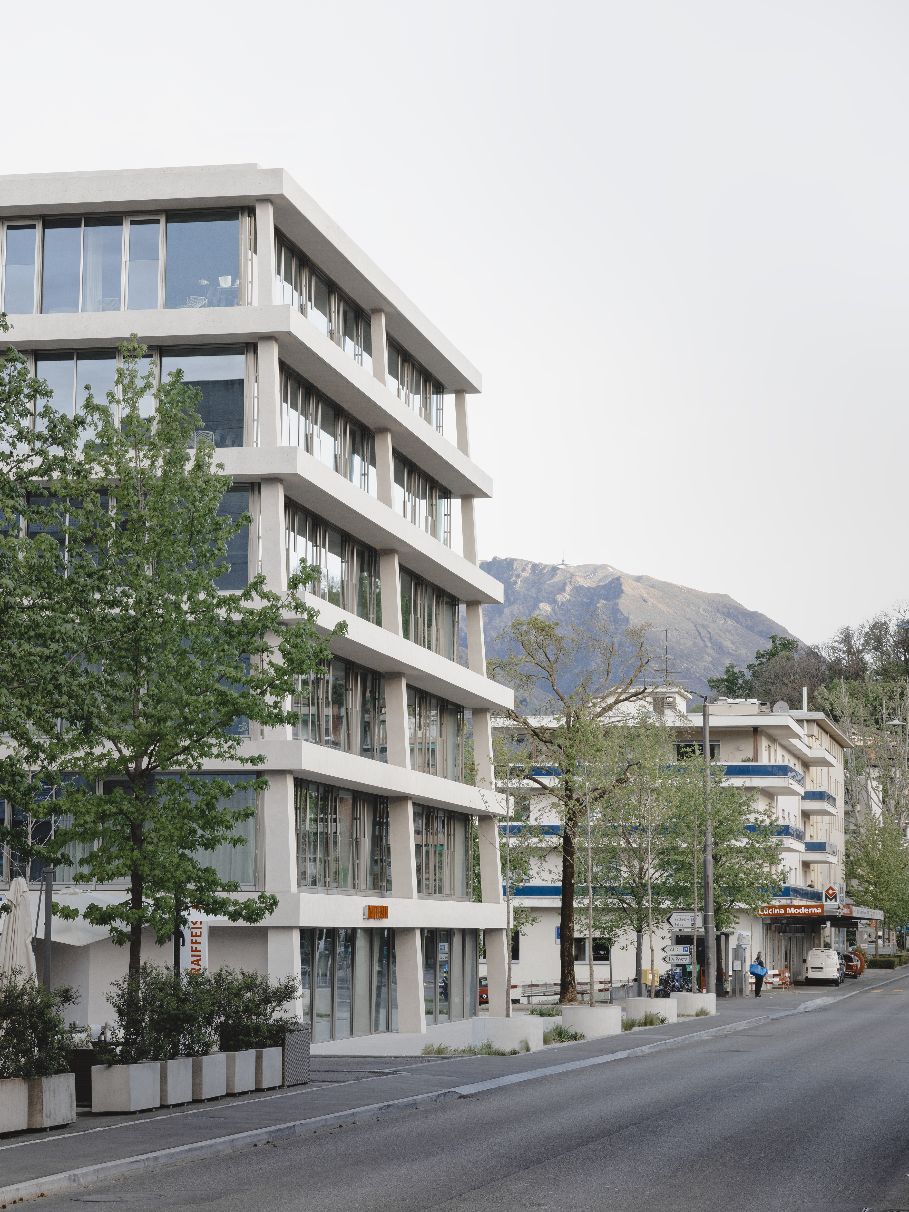 Raiffeisen Bank, Savosa by celoria Architects - Architizer
