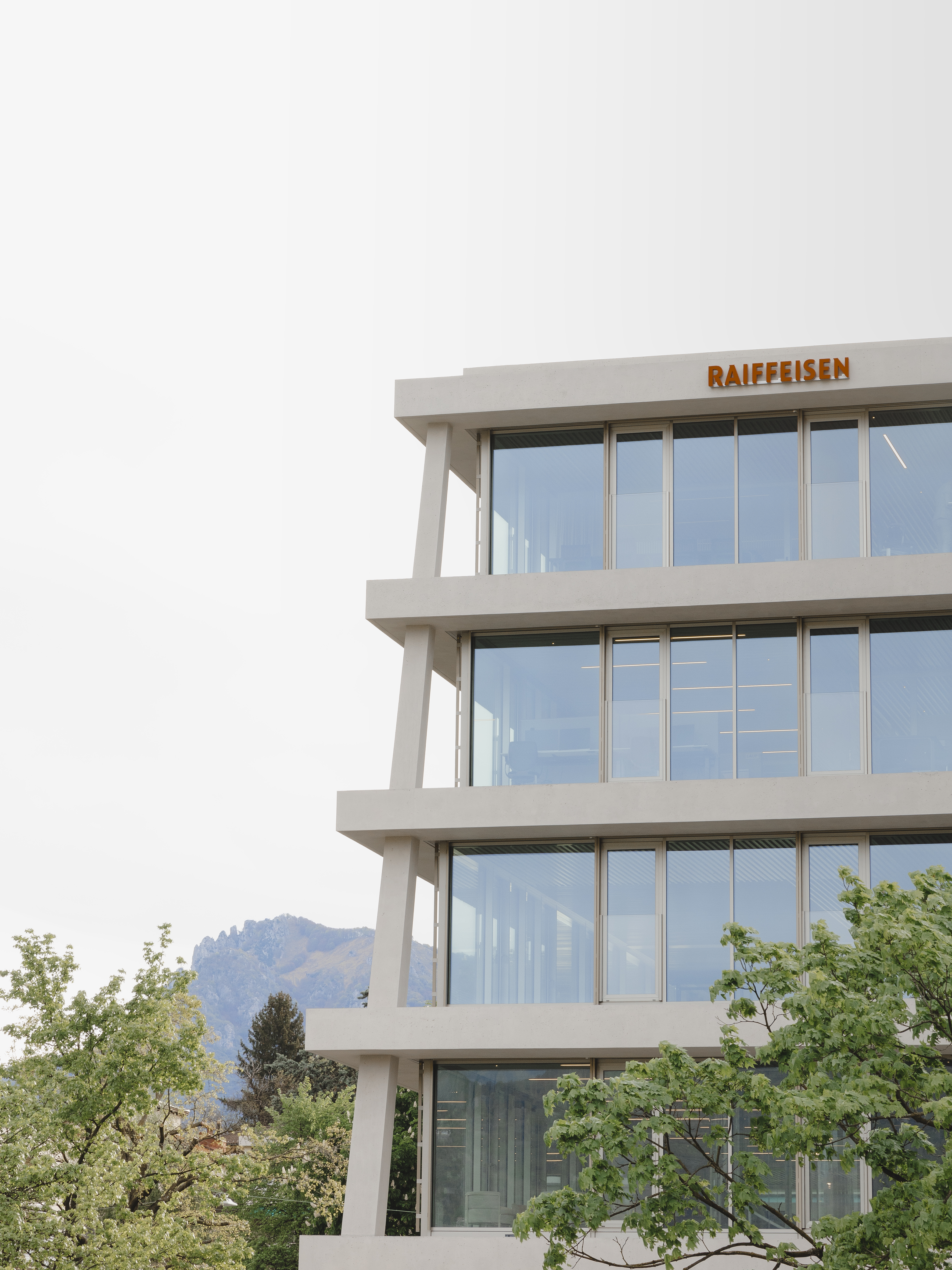 Idea 4380280: Raiffeisen Bank, Savosa by celoria Architects in Savosa ...