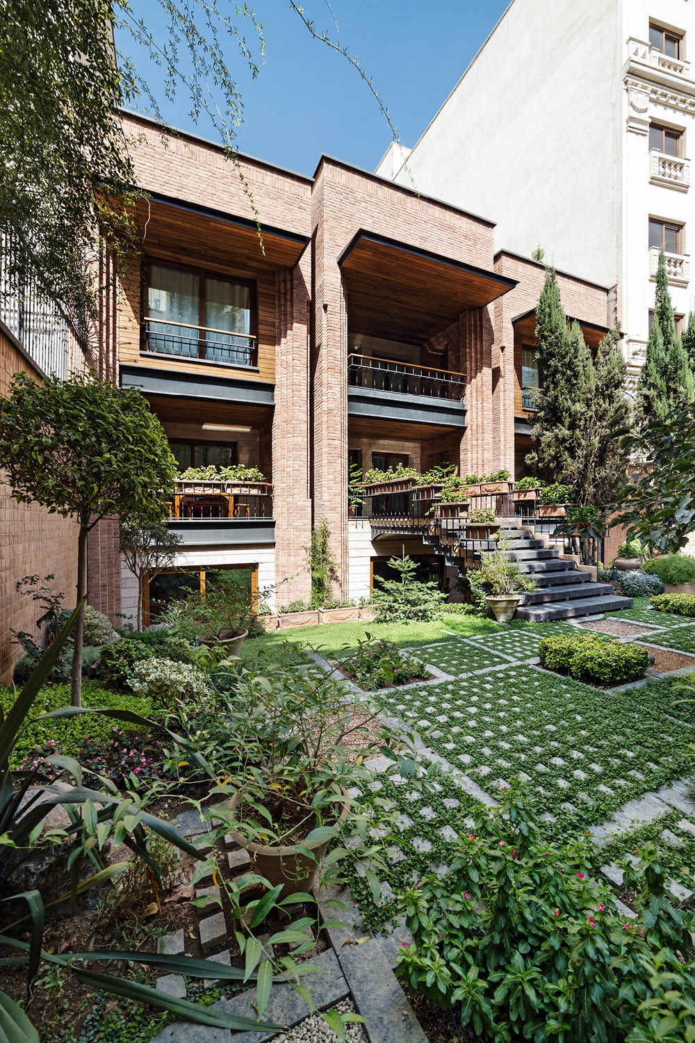 Kaveh House Renovation by Pargar Architecture and Design Studio ...
