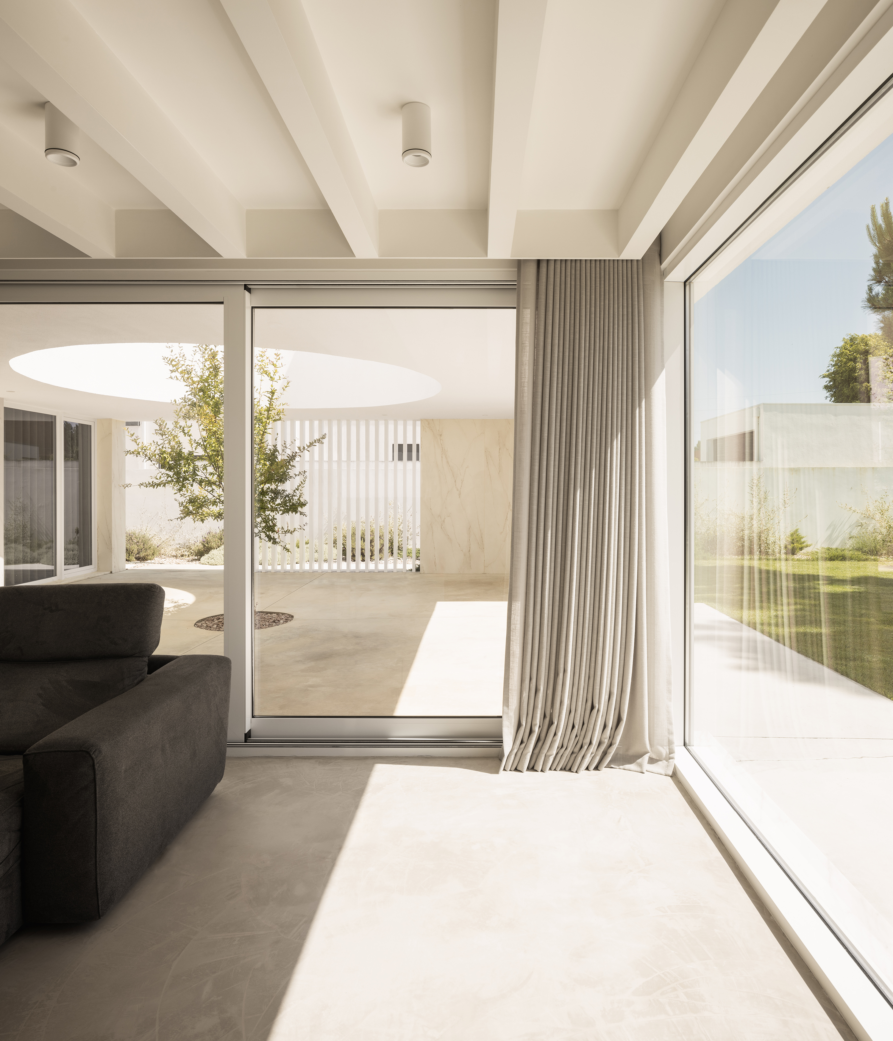 Verdizela House by Estúdio AMATAM - Architizer