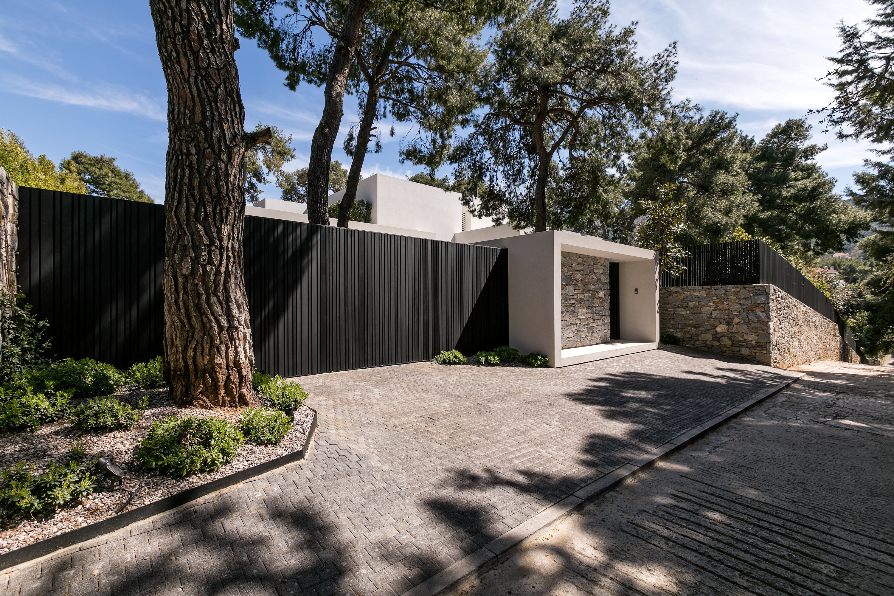 Ekali Residence: A Modernist Palimpsest Reimagined by Panos Nikolaidis ...