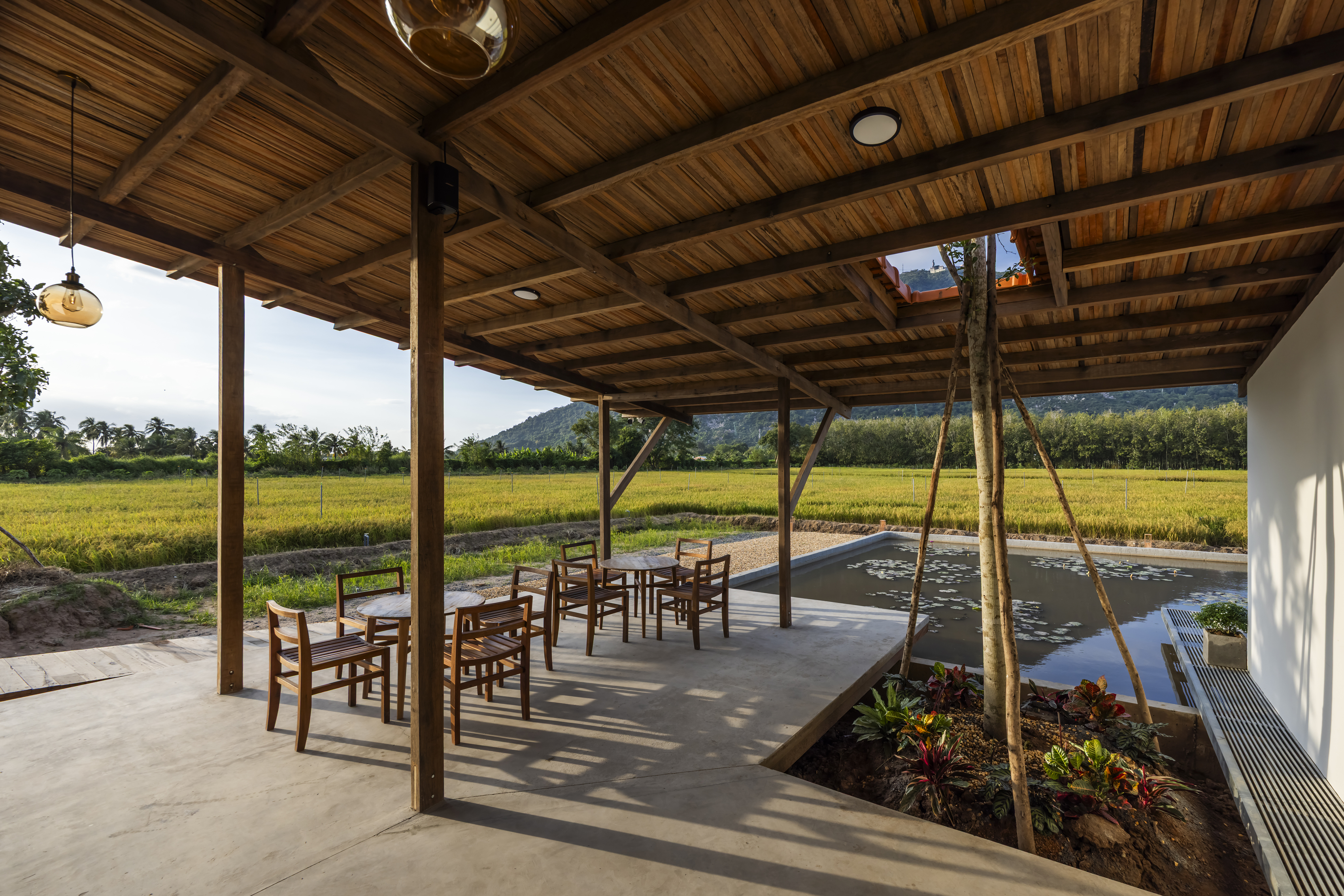 Huong Lua Cafe by SILAA - Architizer