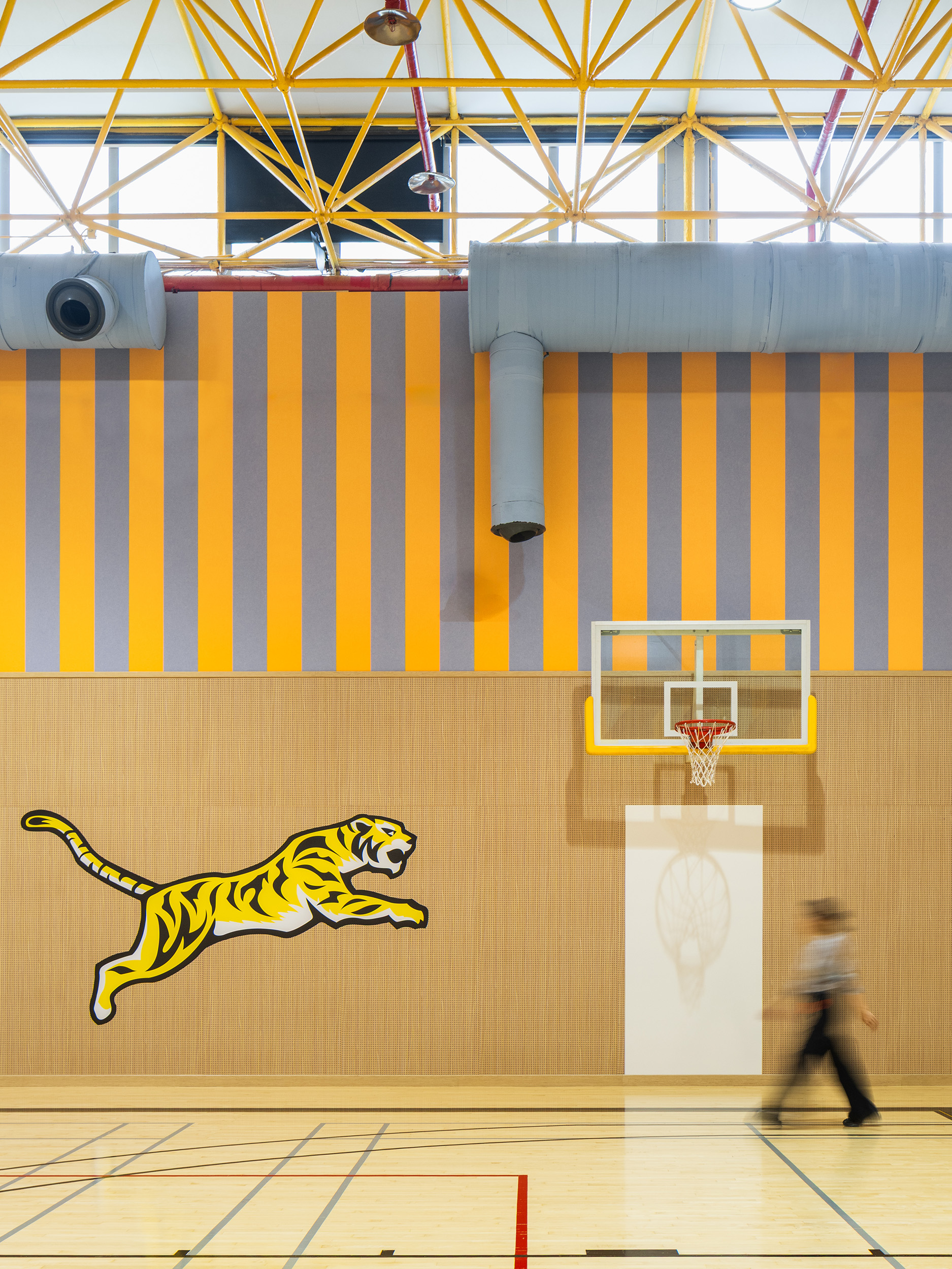 High School Gym at The Western Academy of Beijing by studio vapore ...