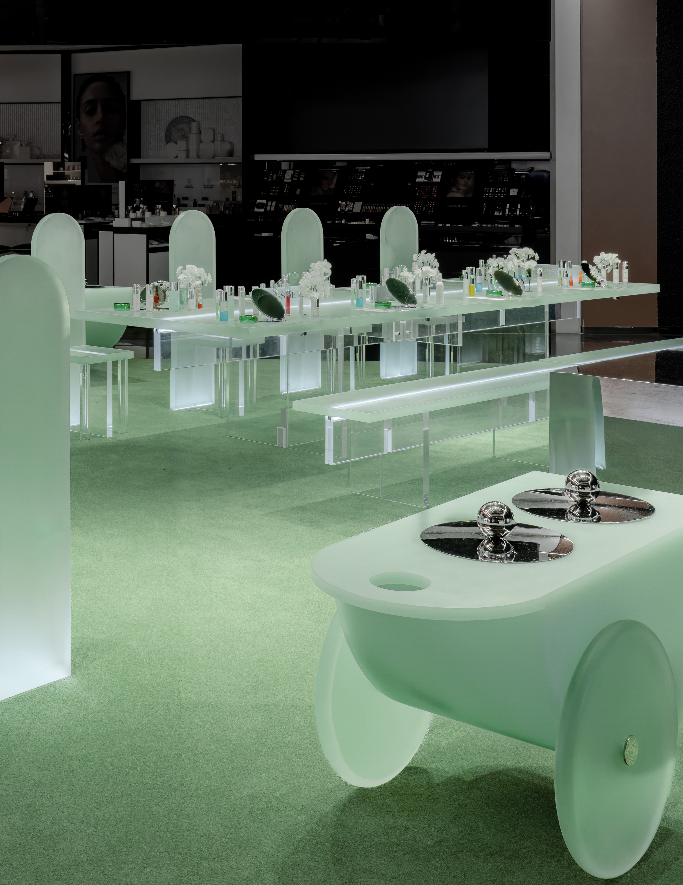 Beauty Feast - Pop Up Store by 过半儿 guò bàn er - Architizer