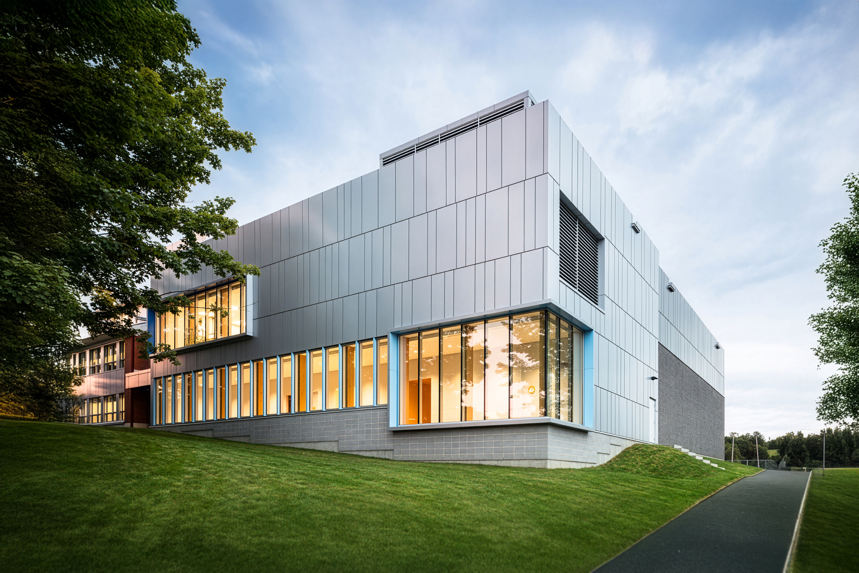 Notre‑Dame‑du‑Paradis Elementary School | Renovation and Expansion by ...